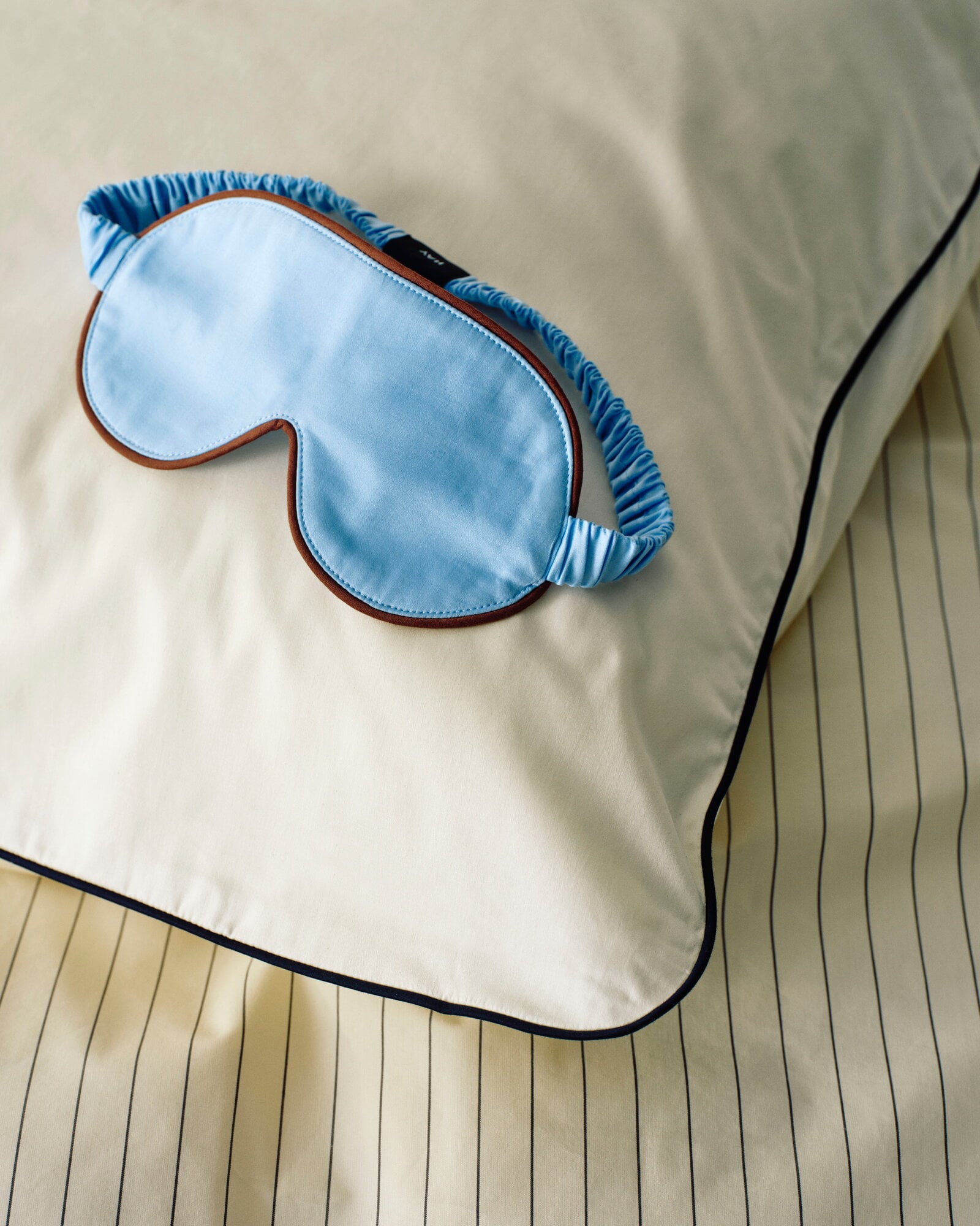 HAY Outline sleep mask, soft blue | Finnish Design Shop NL