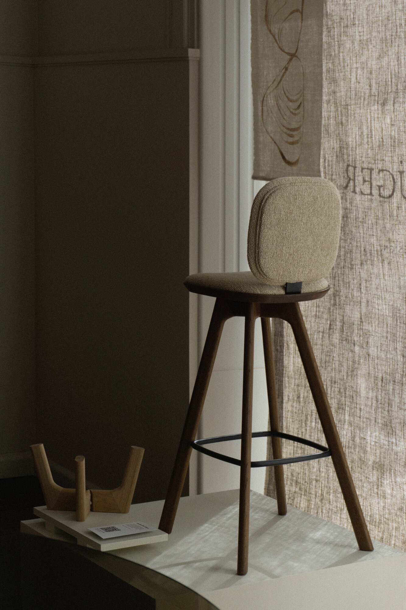 Brdr. Krüger Pauline Comfort bar stool, 75 cm, fumed oak - Moss cream ...