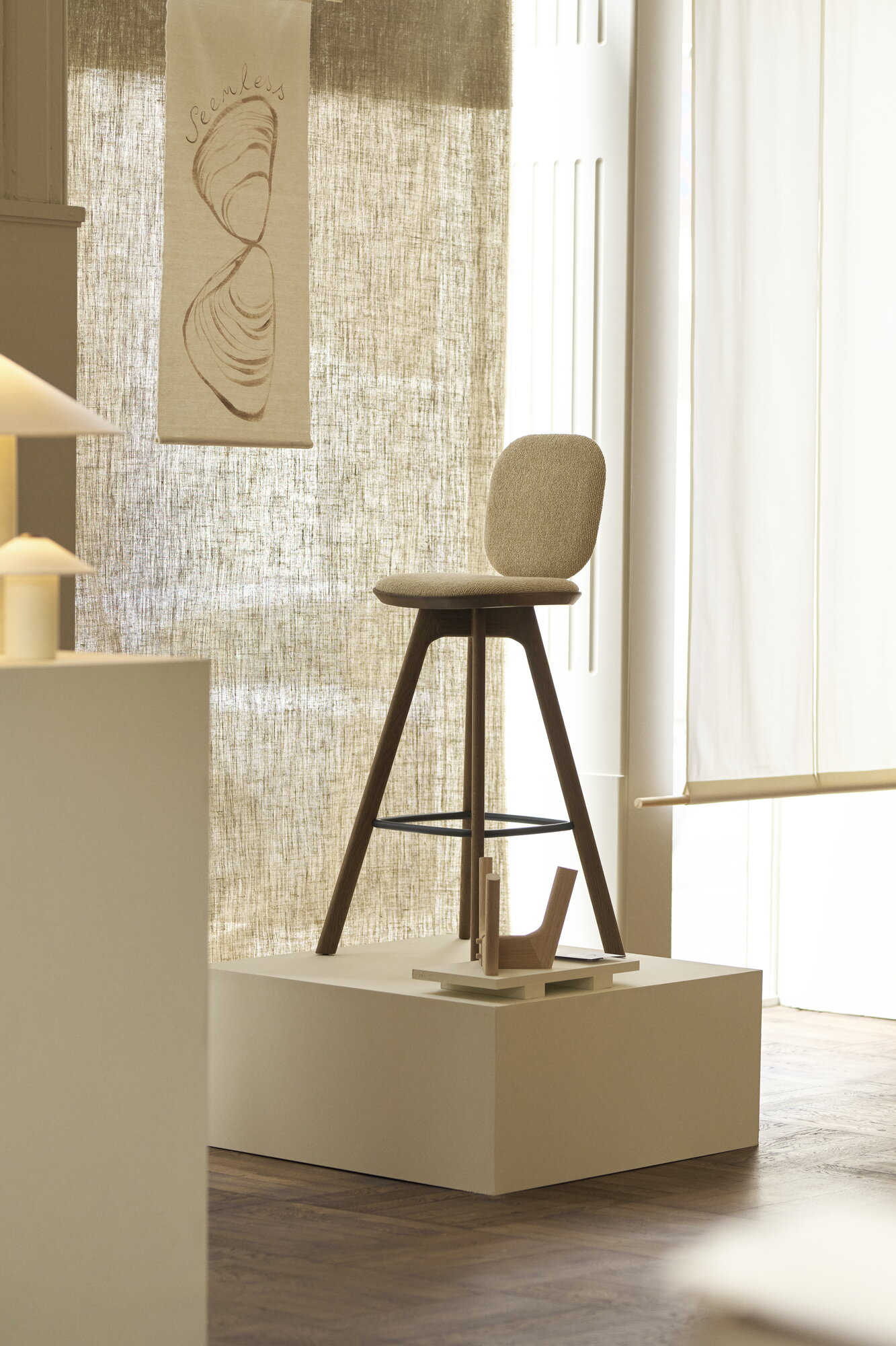 Brdr. Krüger Pauline Comfort bar stool, 75 cm, fumed oak - Moss cream ...