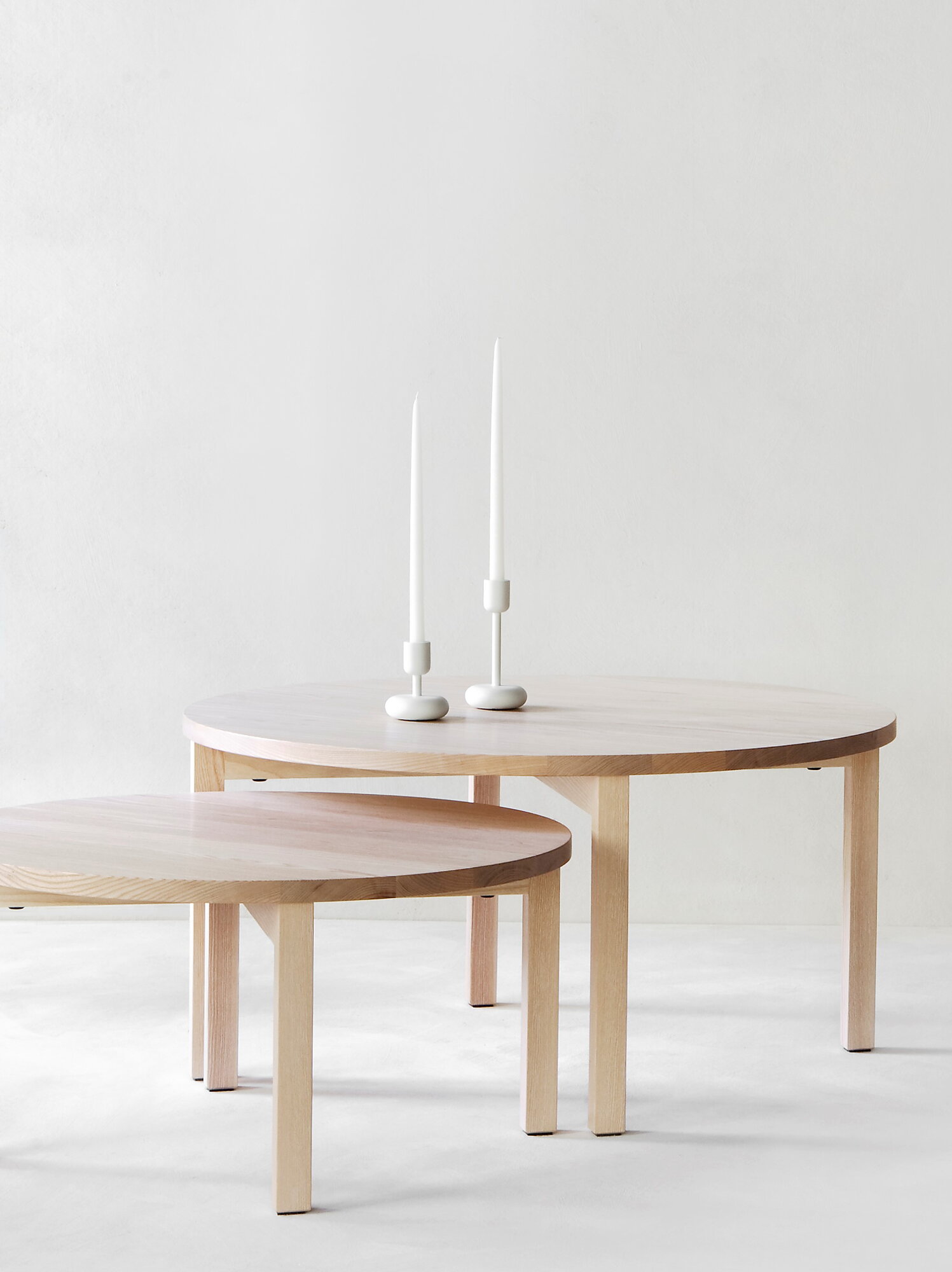 Nikari Periferia round coffee table, 70 cm, ash | Finnish Design Shop