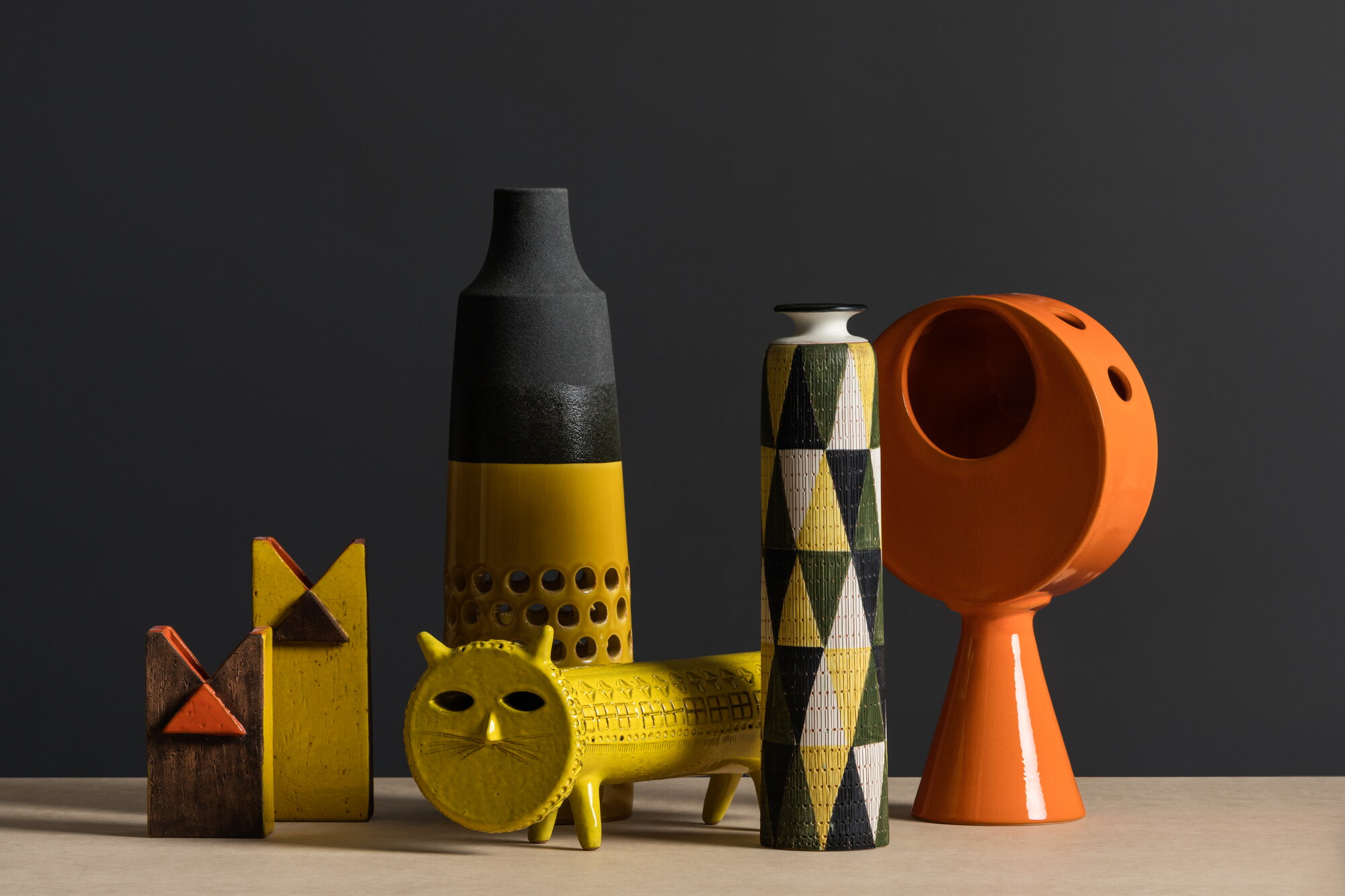 Bitossi Cat figure, 17 x 37 cm, yellow | Finnish Design Shop