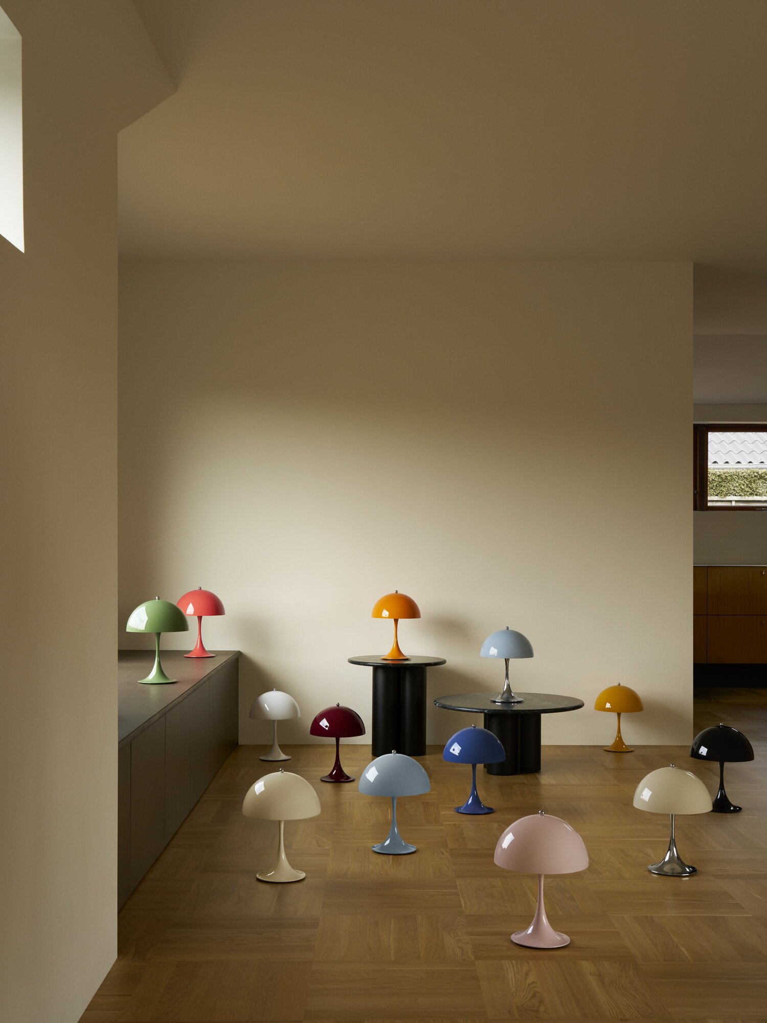 Louis Poulsen Panthella 250 Portable table lamp, opal white | Finnish ...