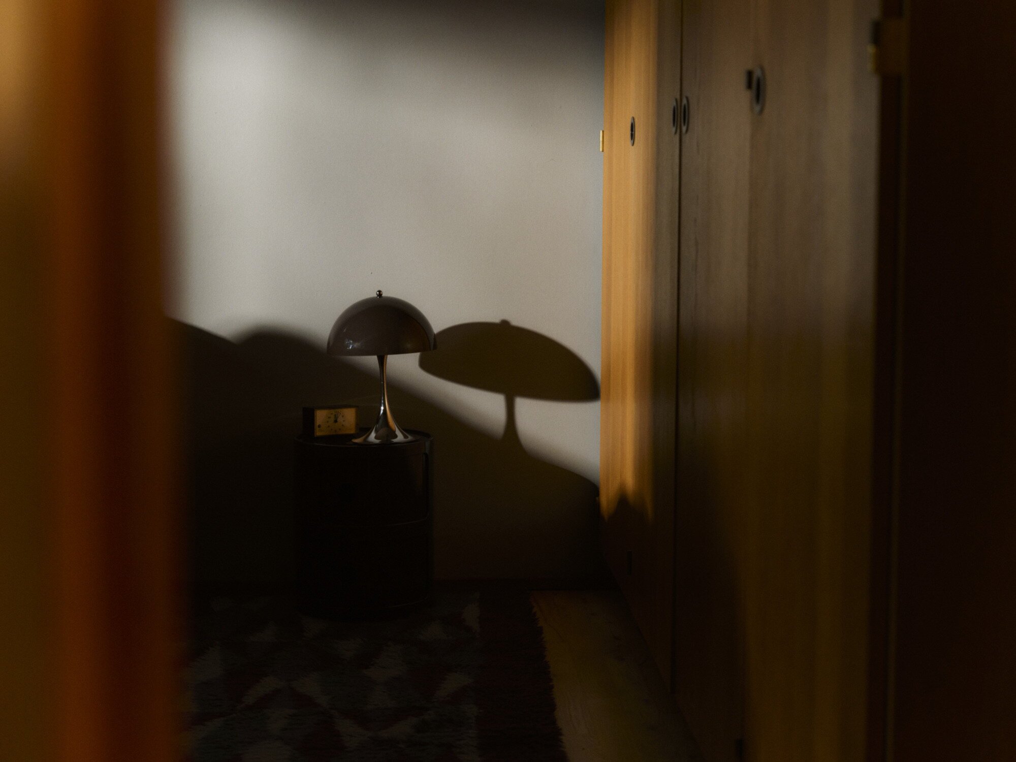 Louis Poulsen Panthella 250 Portable table lamp, opal brown - chrome ...