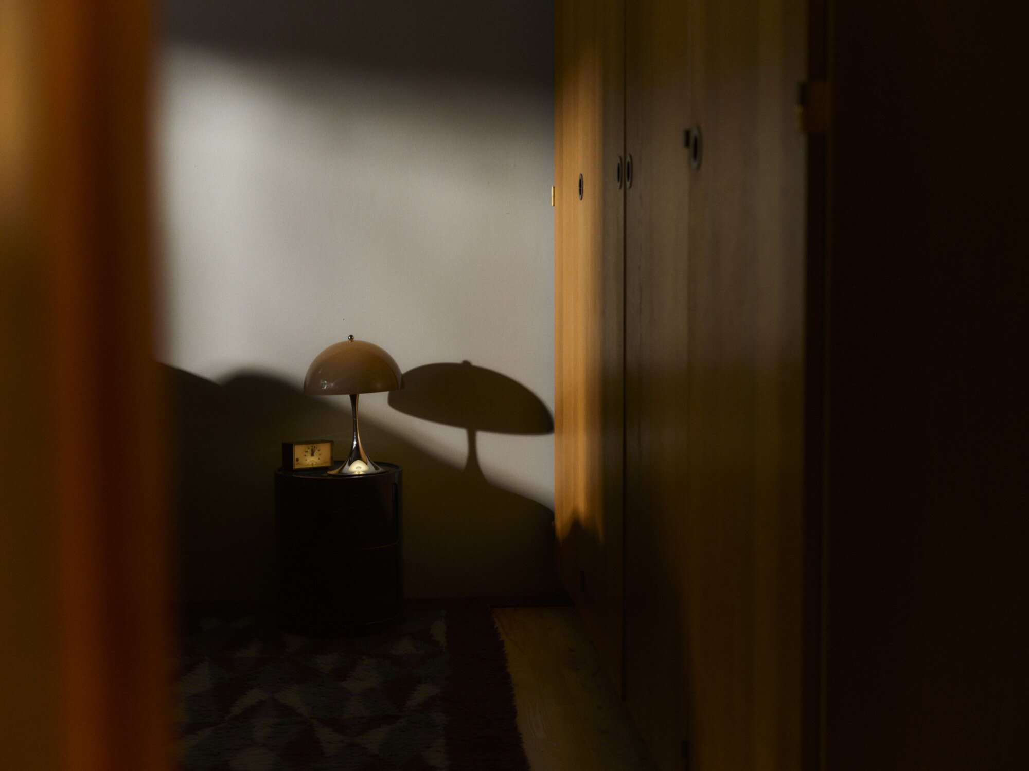 Louis Poulsen Panthella 250 Portable table lamp, opal brown - chrome ...