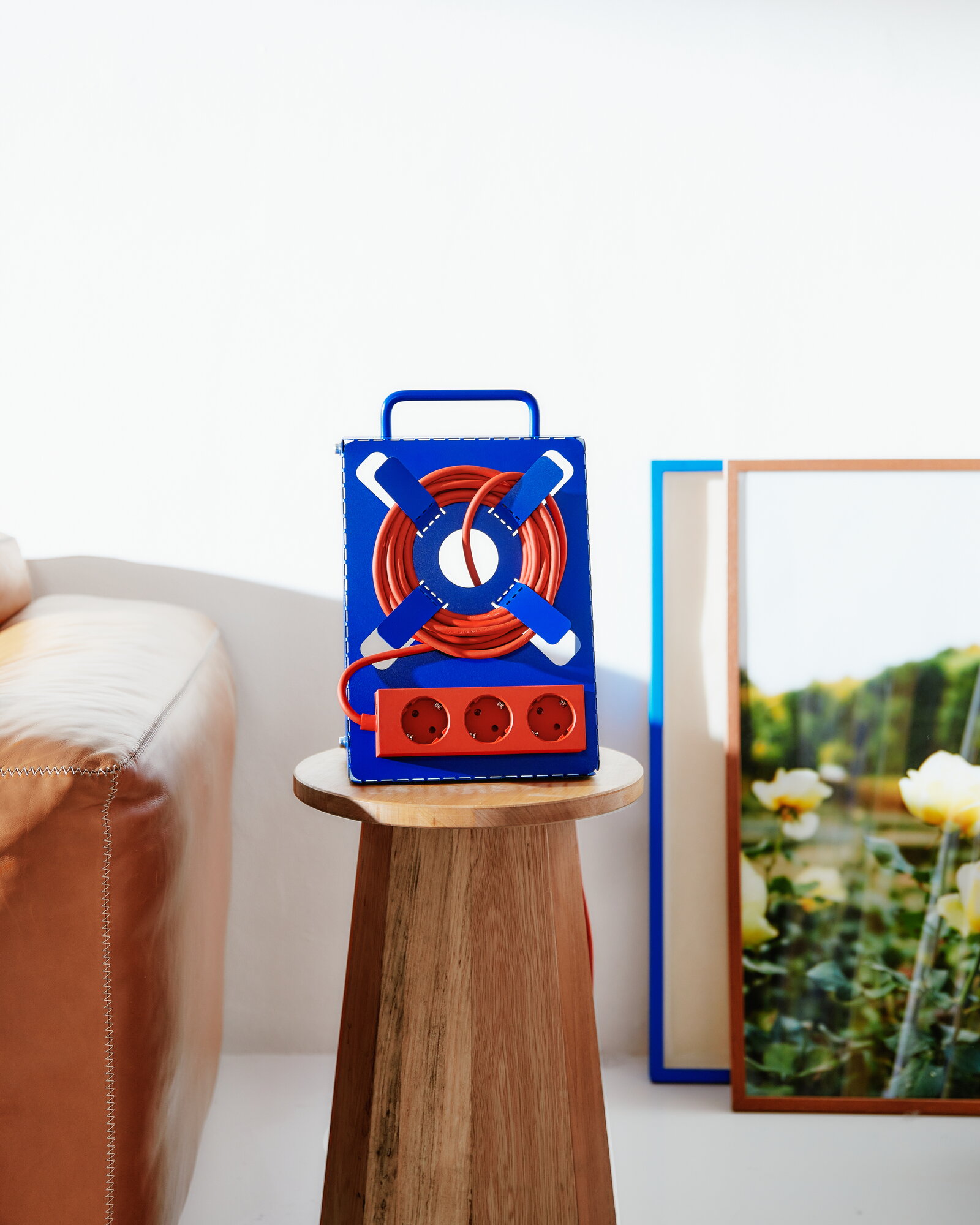 Pedestal Cable stand, ultra marine | Finnish Design Shop