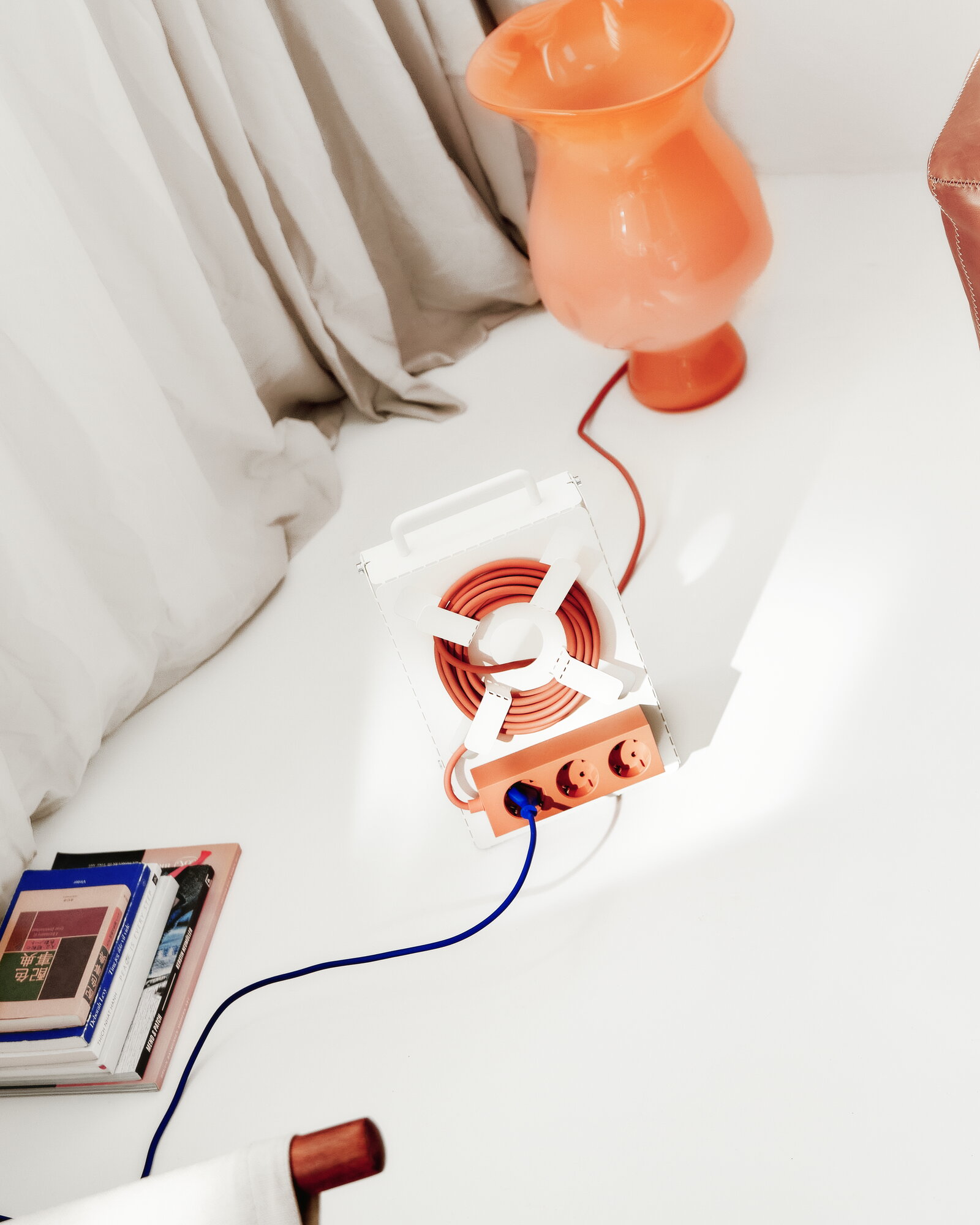 Pedestal Cable stand, pearl | Finnish Design Shop