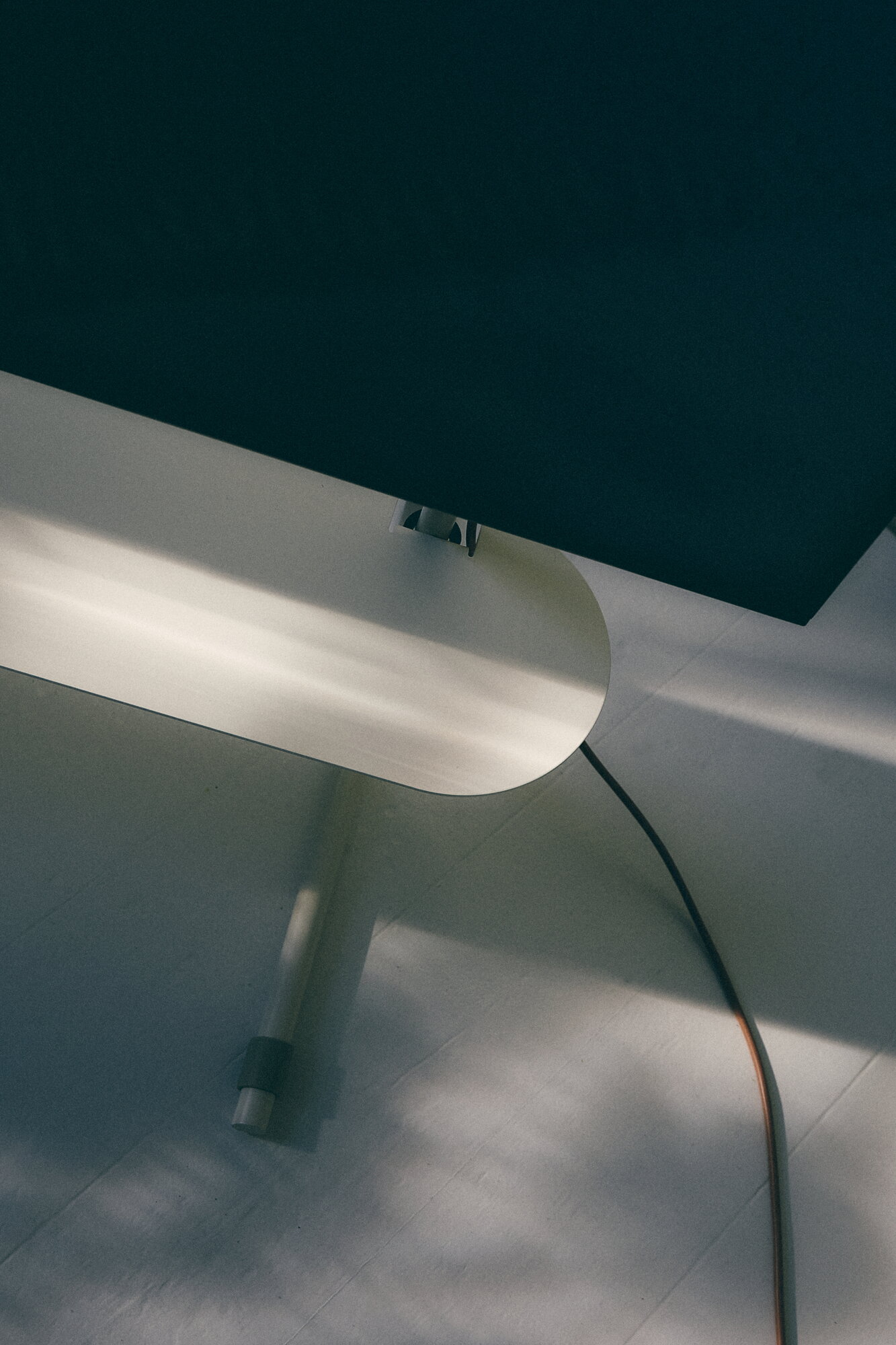 Pedestal Pipe shelf, pearl | Finnish Design Shop