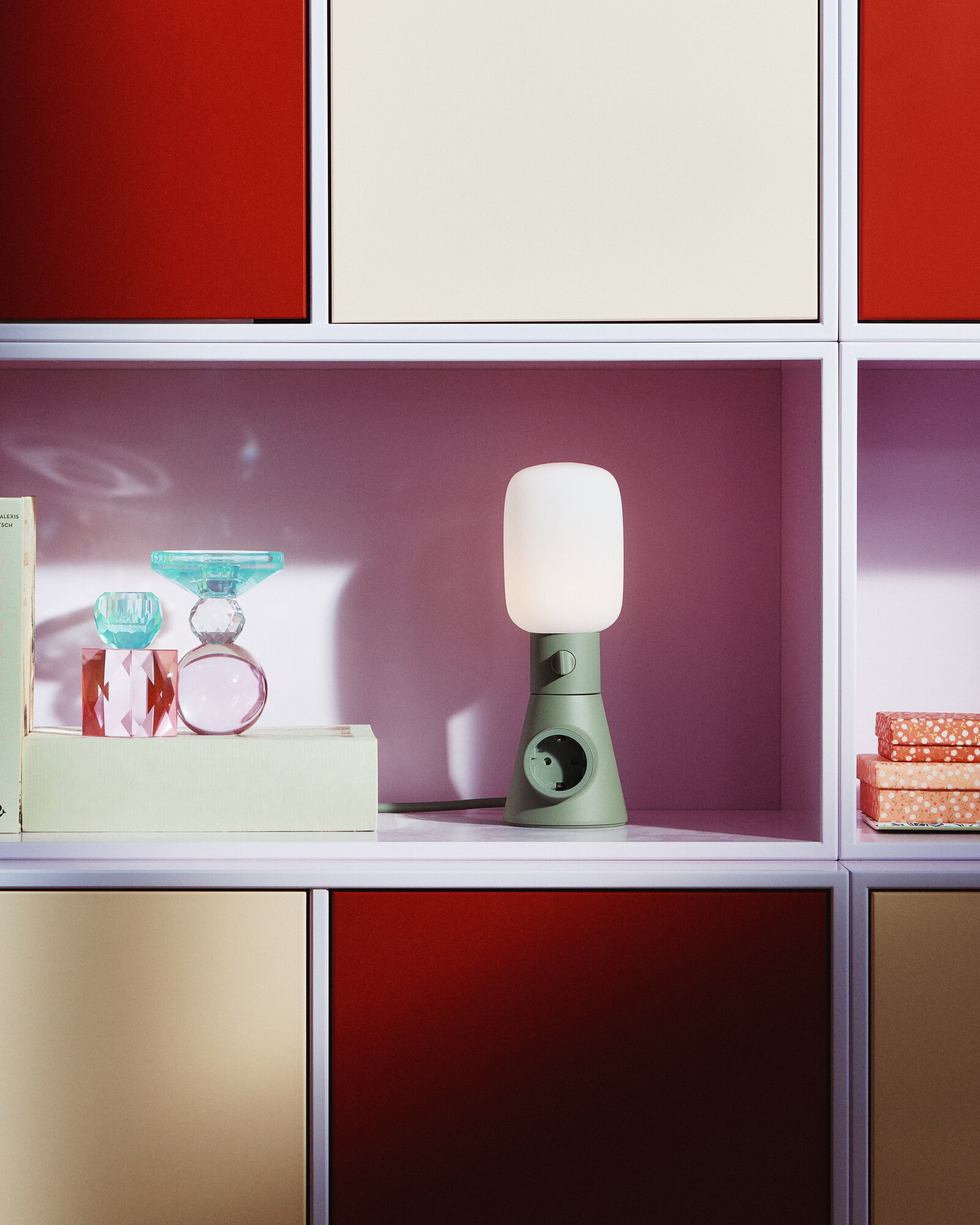 Pedestal Power base pistorasia, mossy green | Finnish Design Shop