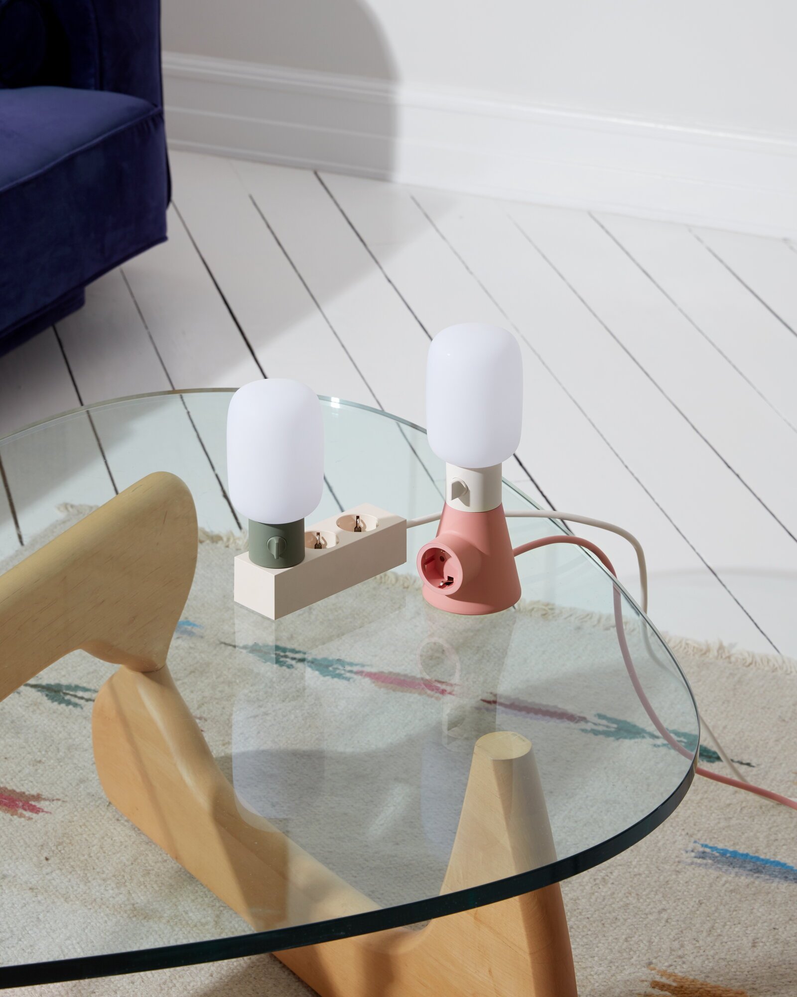 Pedestal Power base pistorasia, bubble gum | Finnish Design Shop