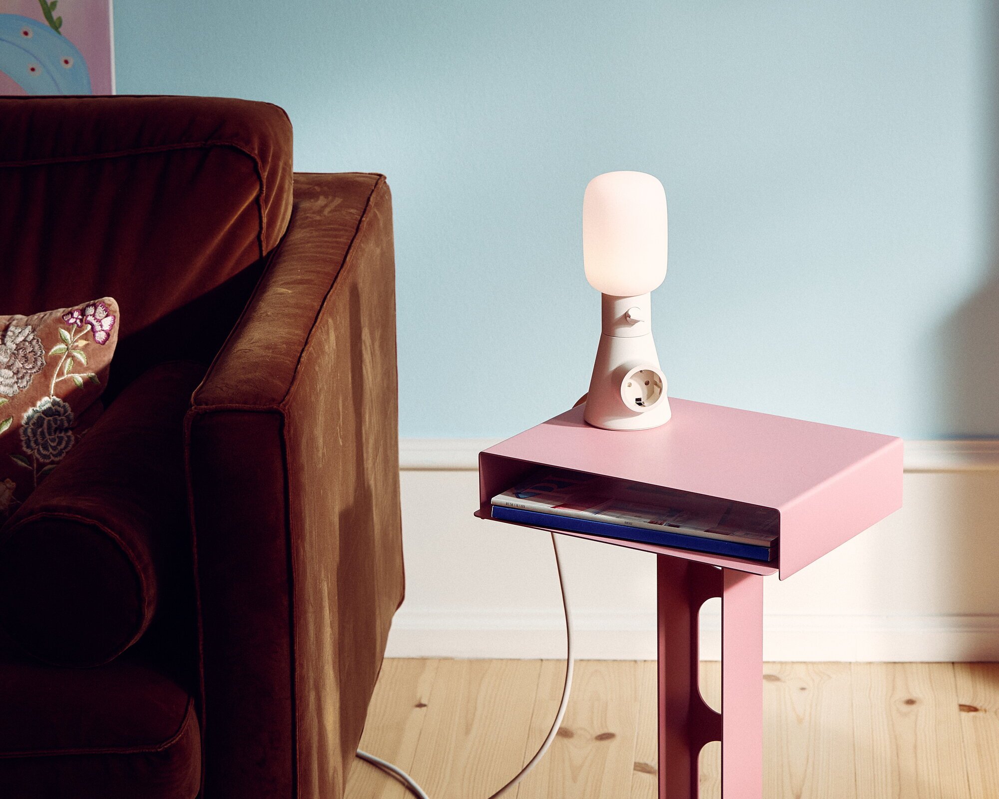 Pedestal Power base pistorasia, pearl | Finnish Design Shop