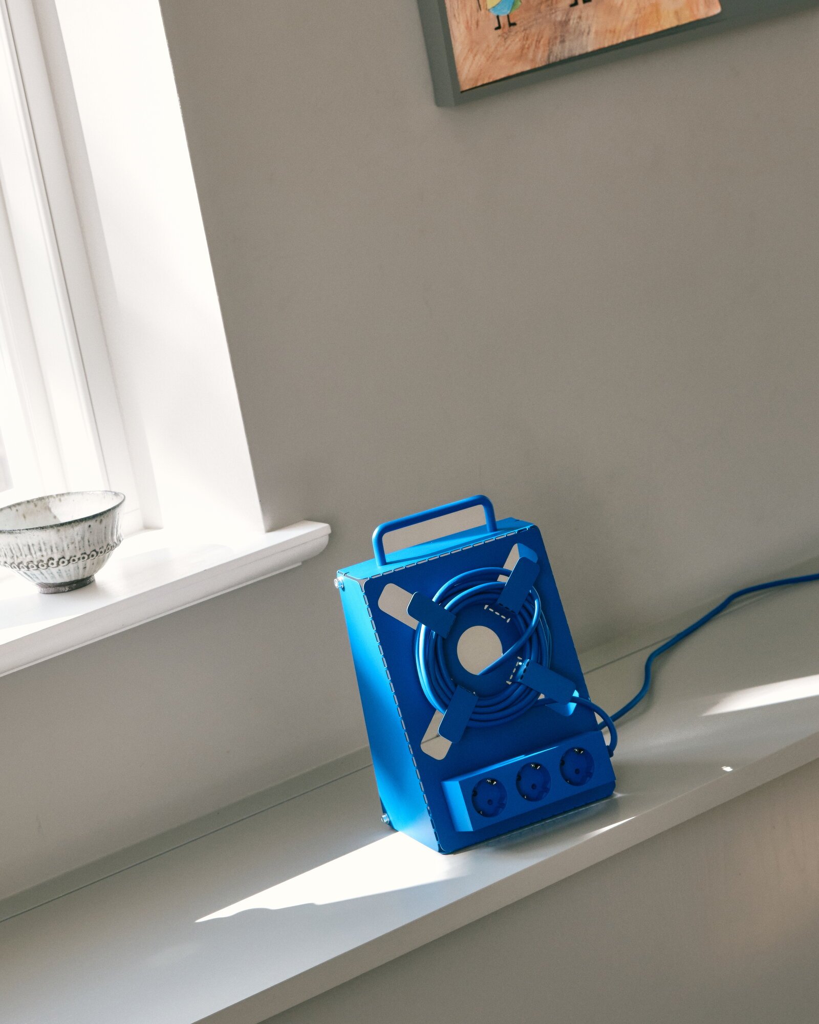 Pedestal Cable stand, ultra marine | Finnish Design Shop