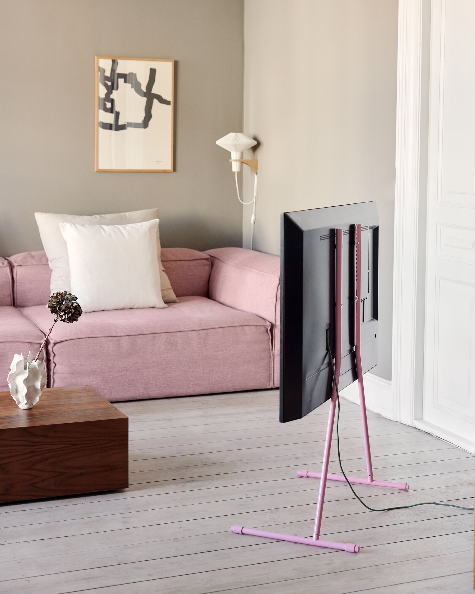 Pedestal Viva TV stand, ultra marine | Finnish Design Shop