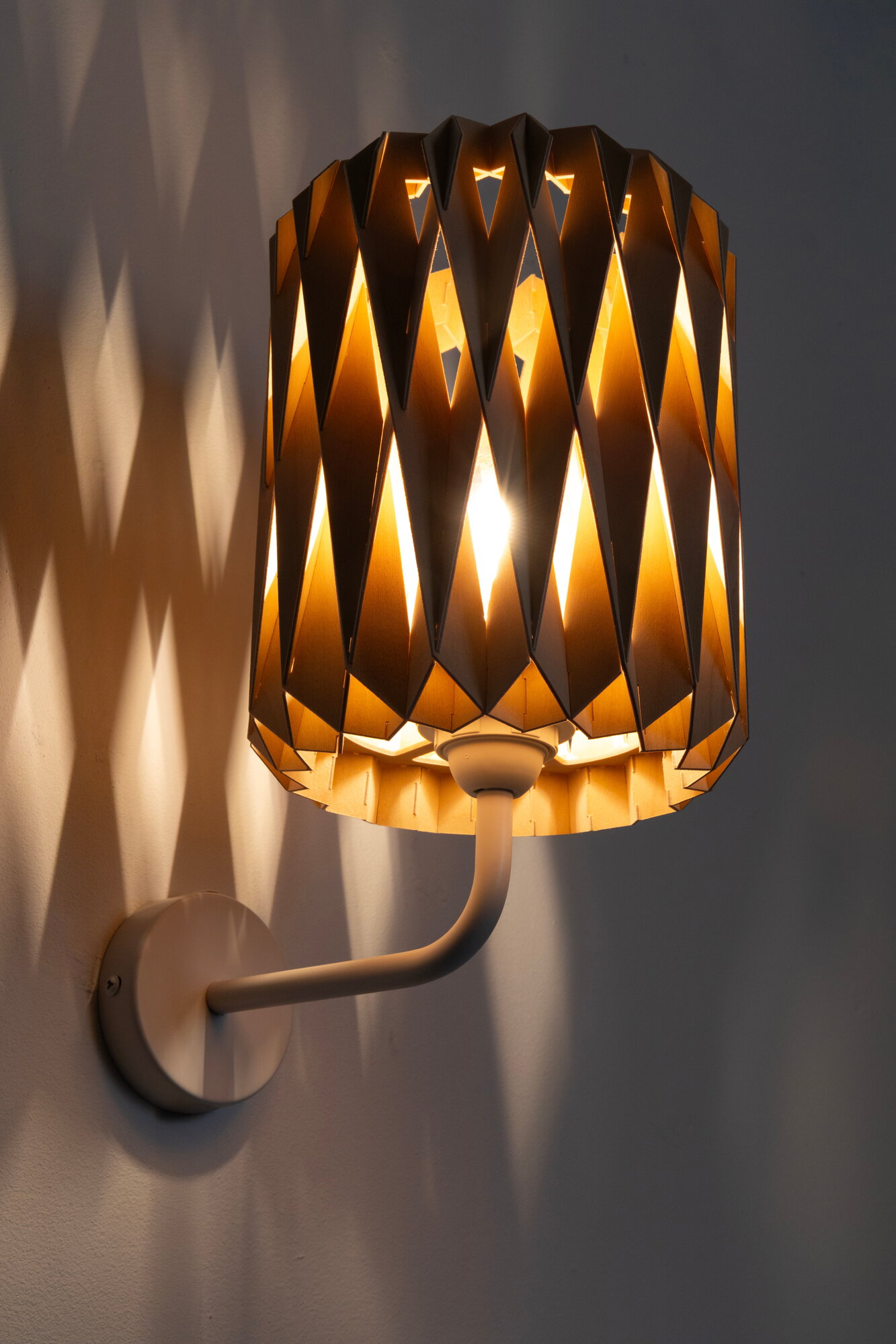 Pilke Lights Pilke Signature 18 arm wall lamp, birch | Finnish Design Shop