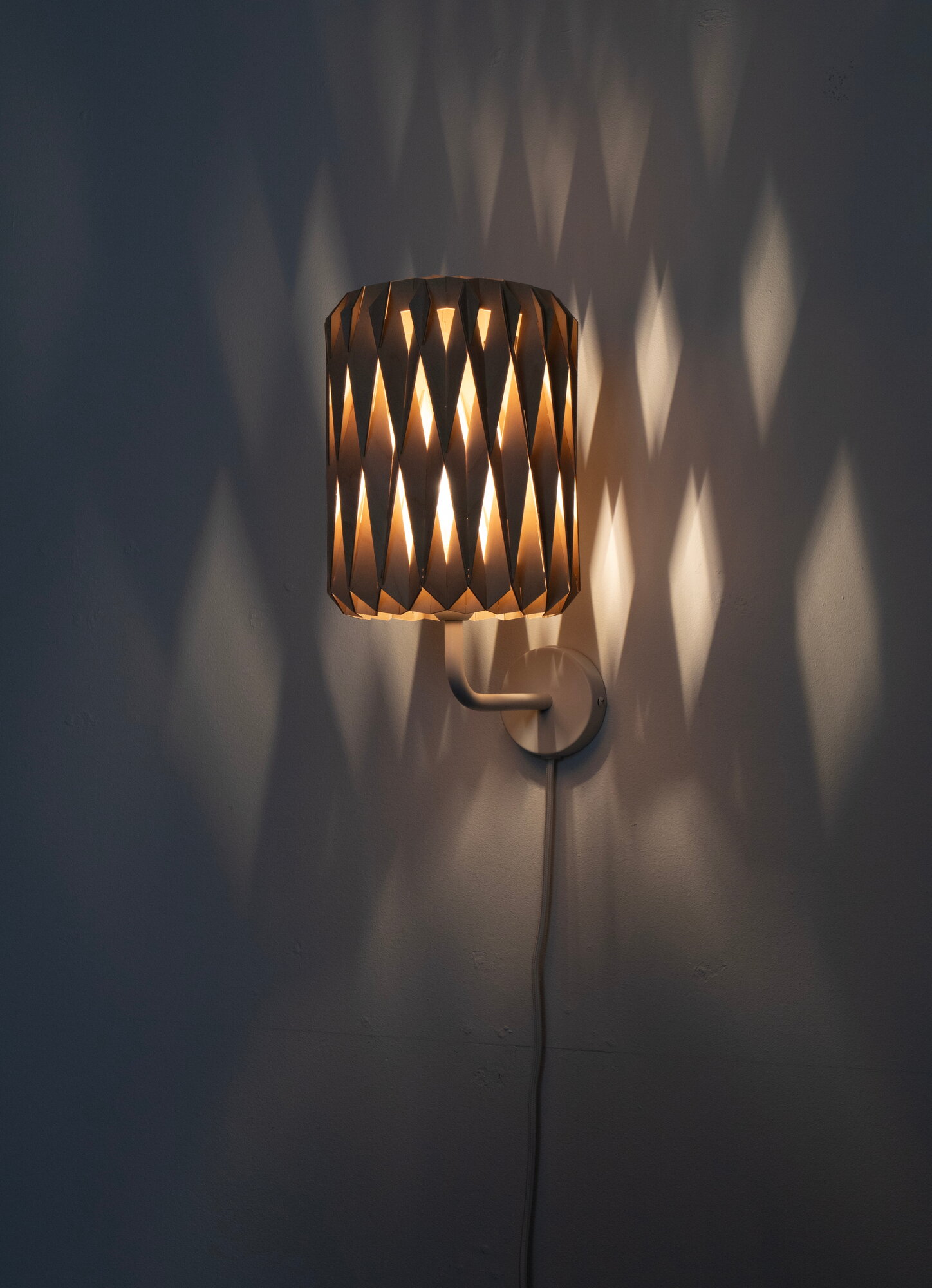 Pilke Lights Pilke Signature 18 arm wall lamp, birch | Finnish Design ...