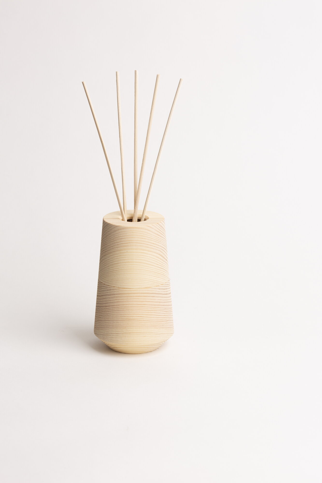 Hetkinen Pine diffuser and scent diffuser set, forest | Finnish Design Shop