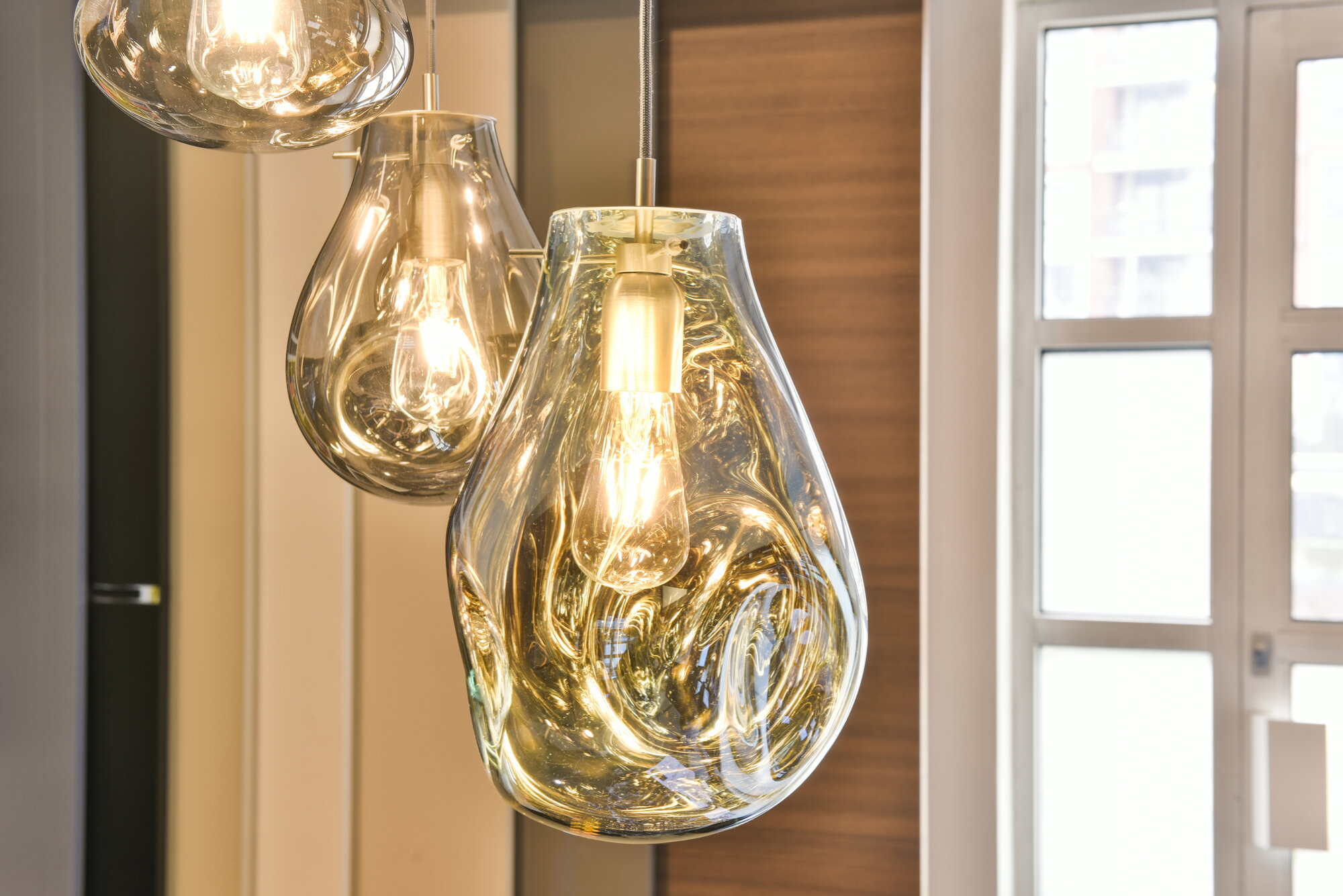 Bomma Soap riippuvalaisin, iso, kulta | Finnish Design Shop