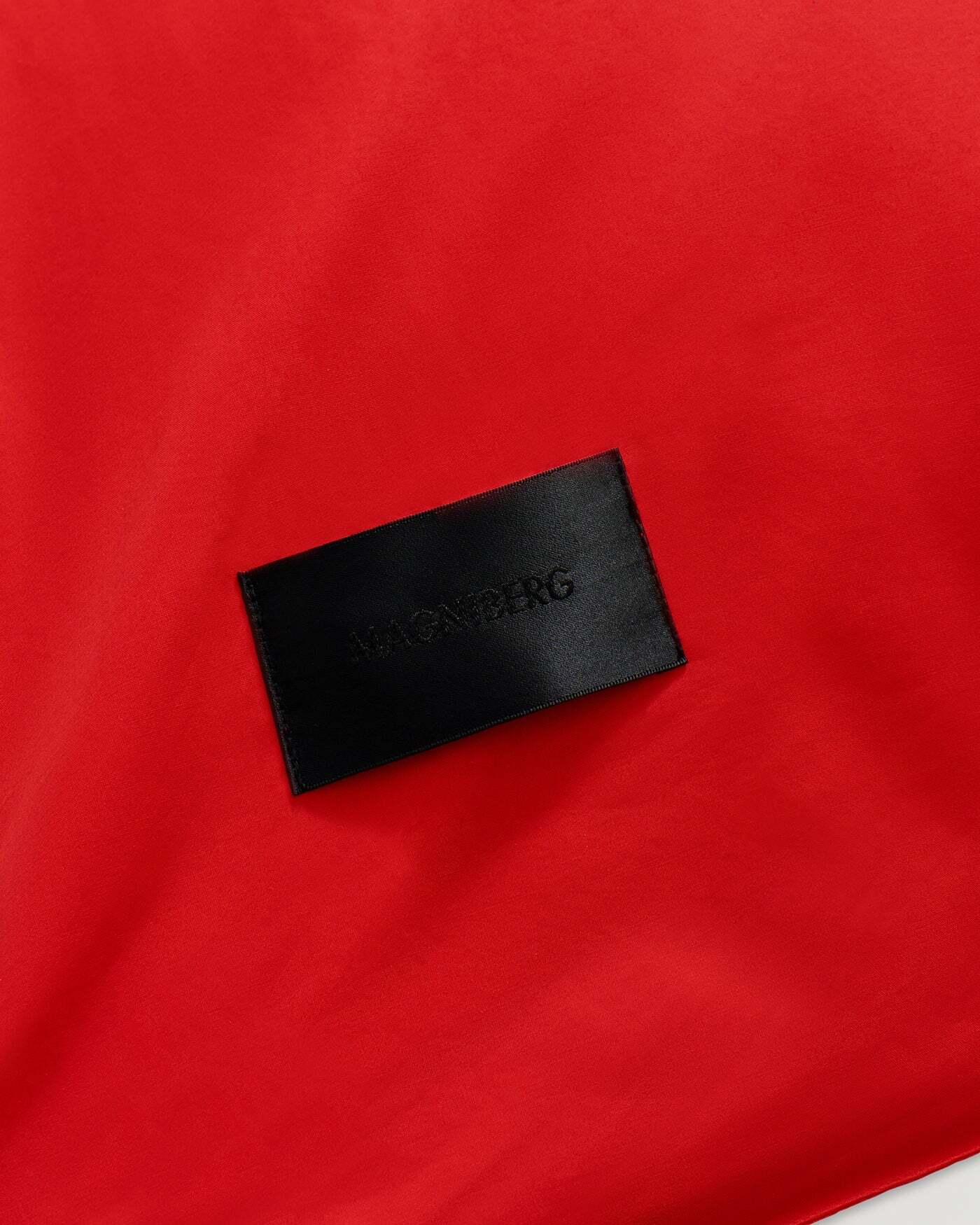 Magniberg Pure Poplin duvet cover, petunia red | Finnish Design Shop