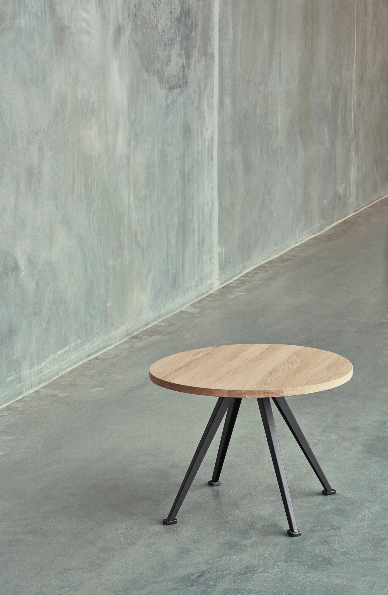 HAY Pyramid coffee table 51, 60 cm, black - lacquered oak | Finnish ...