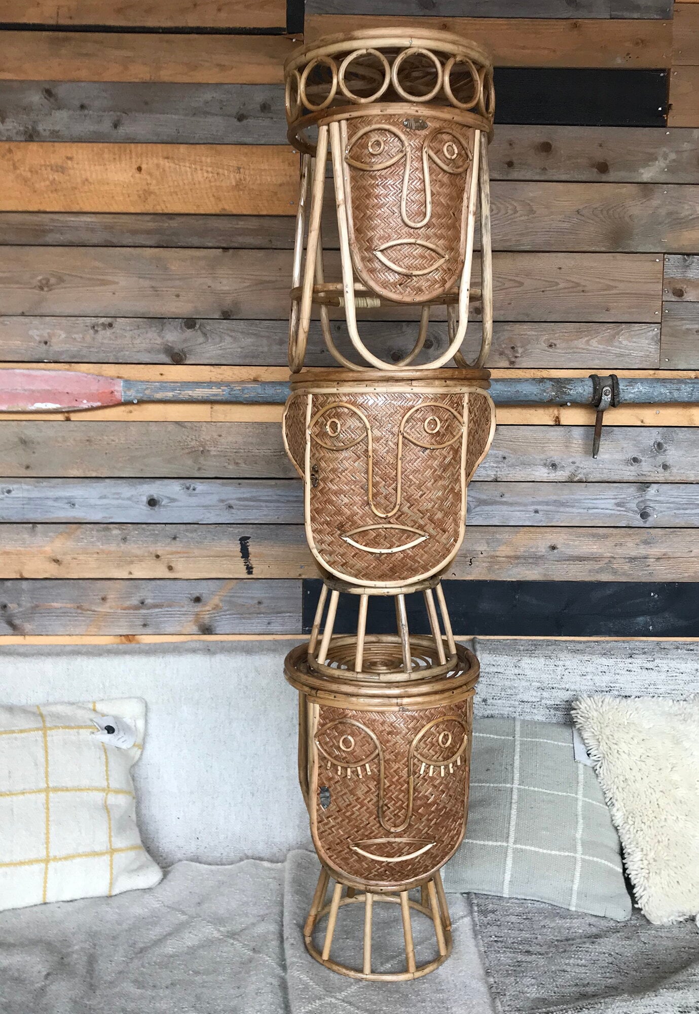MUM's Kiltti Kuningas sivupöytä, 35 cm, rottinki | Finnish Design Shop