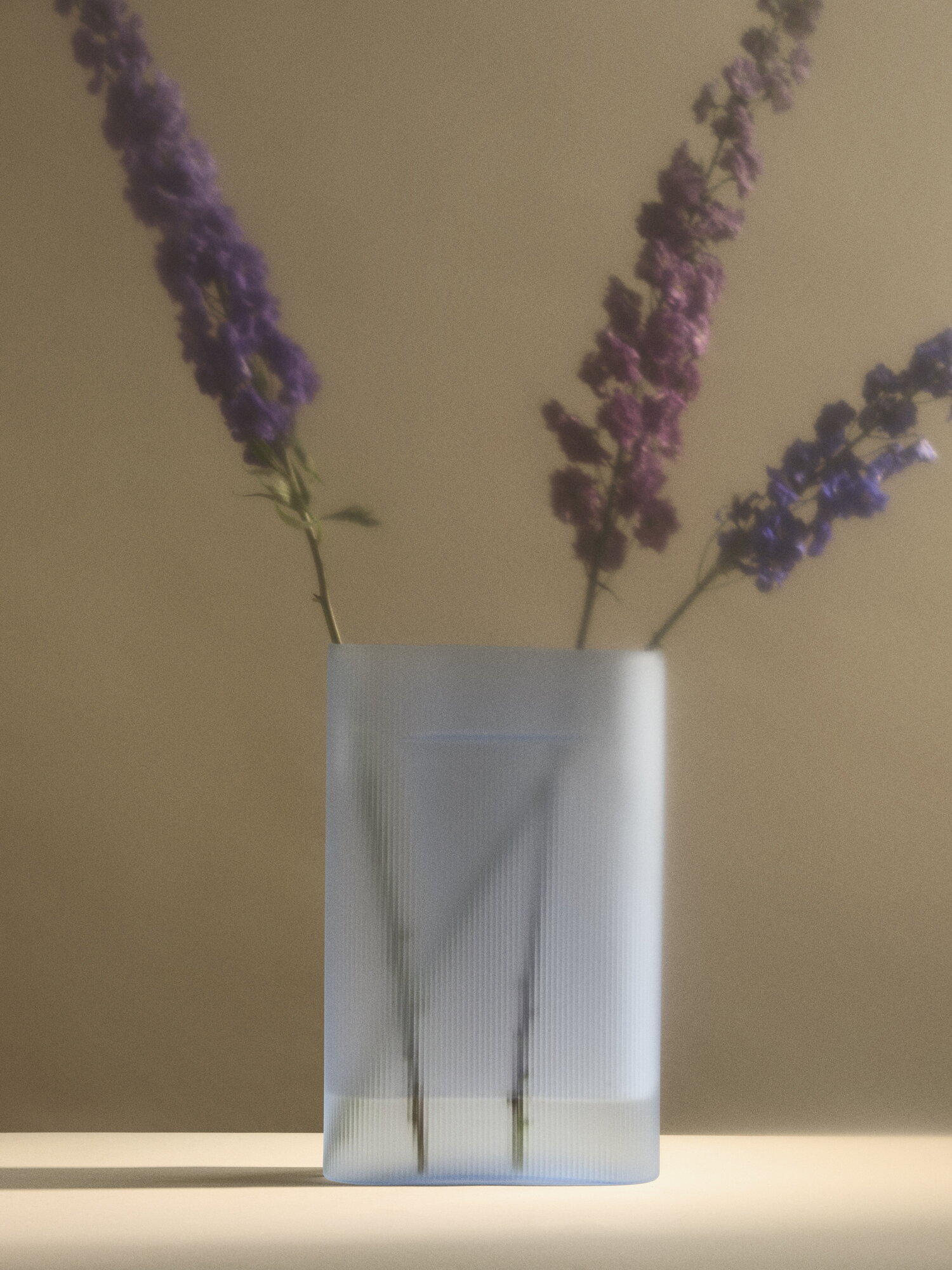 Muuto Ridge vase, 35 cm, light blue frosted glass | Finnish Design Shop