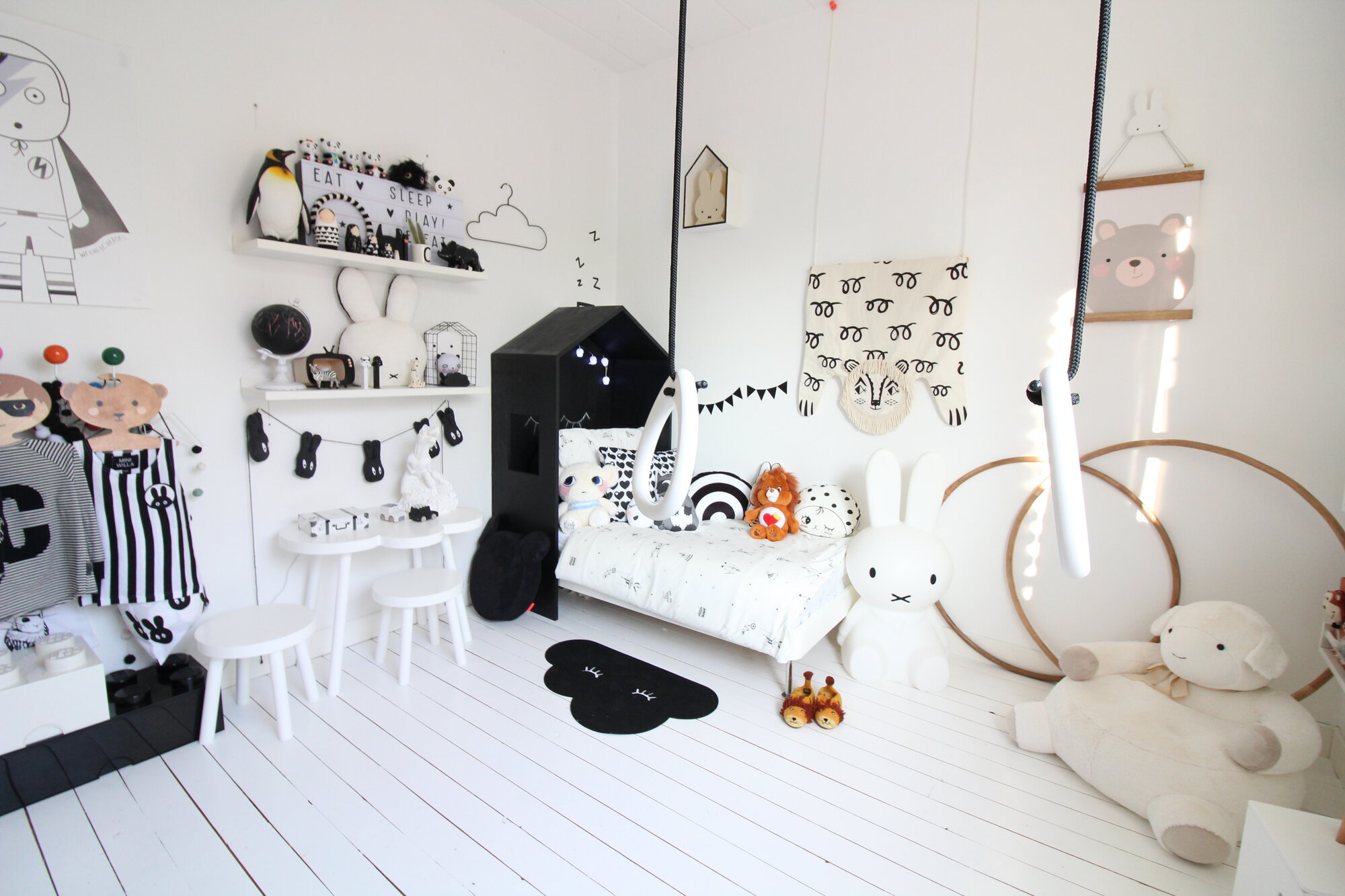 Lillagunga ringar, vit - svart | Finnish Design Shop