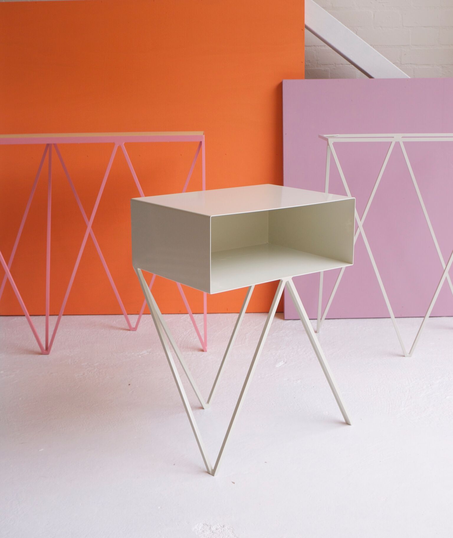 &New Robot side table, white | Finnish Design Shop NL