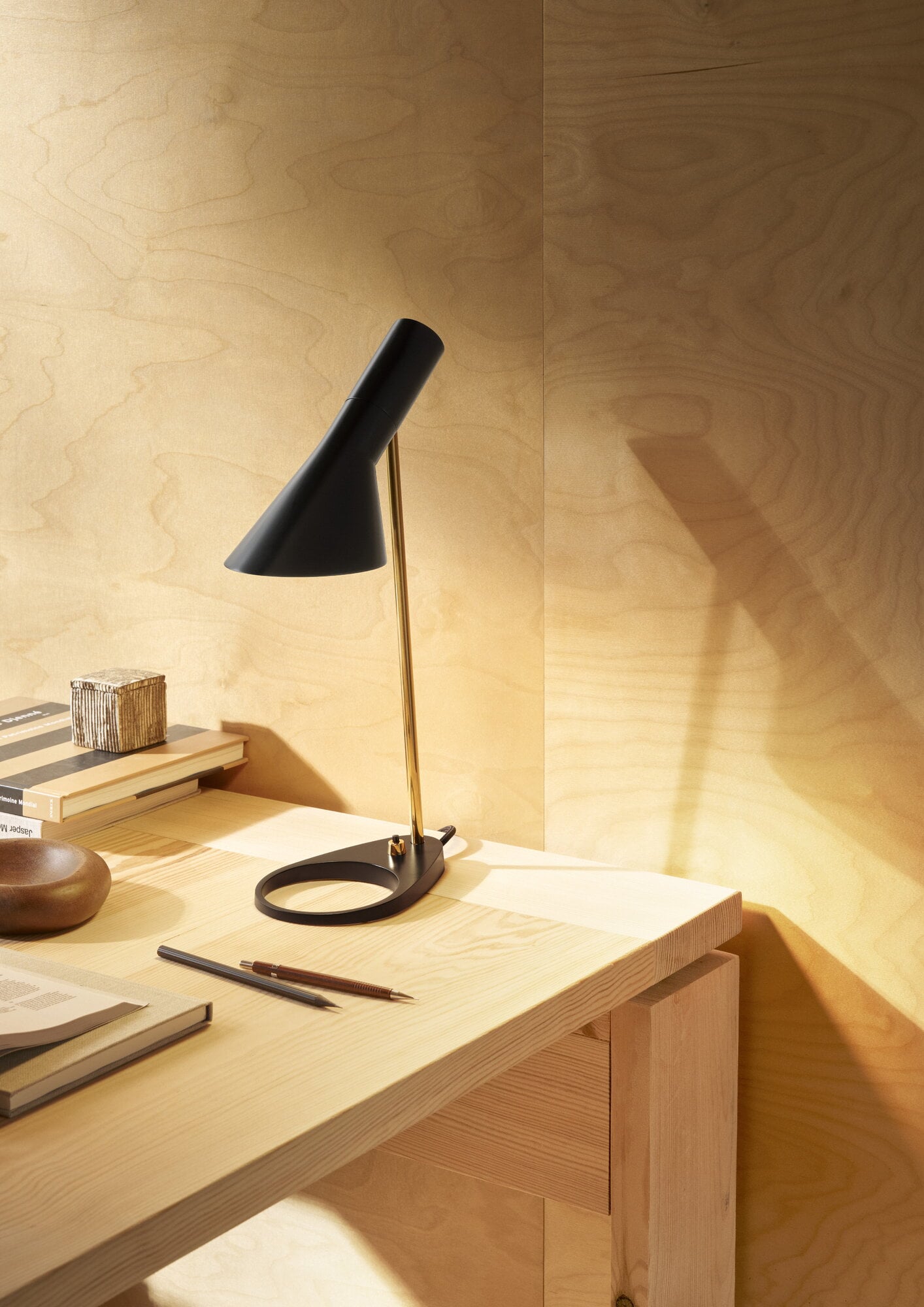 Louis Poulsen AJ Mini table lamp, brass - black | Finnish Design Shop NL