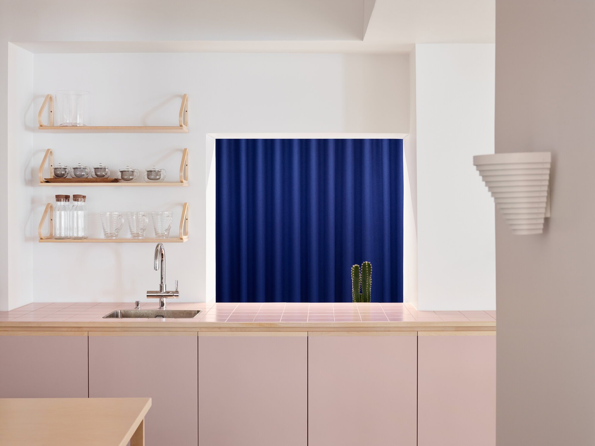 Artek A910 wall lamp | Finnish Design Shop