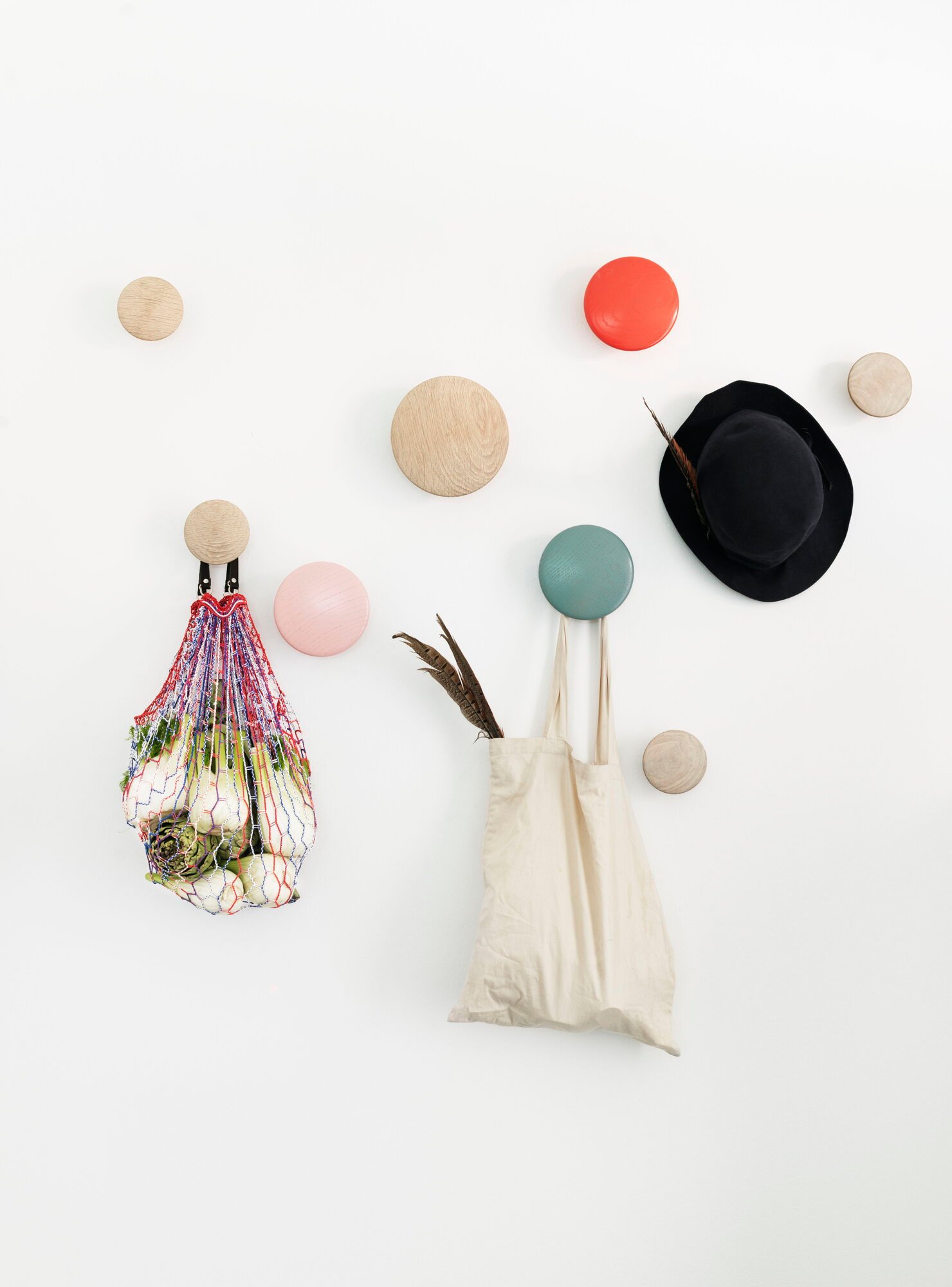 Muuto Dots Wood ripustin, tammi | Finnish Design Shop