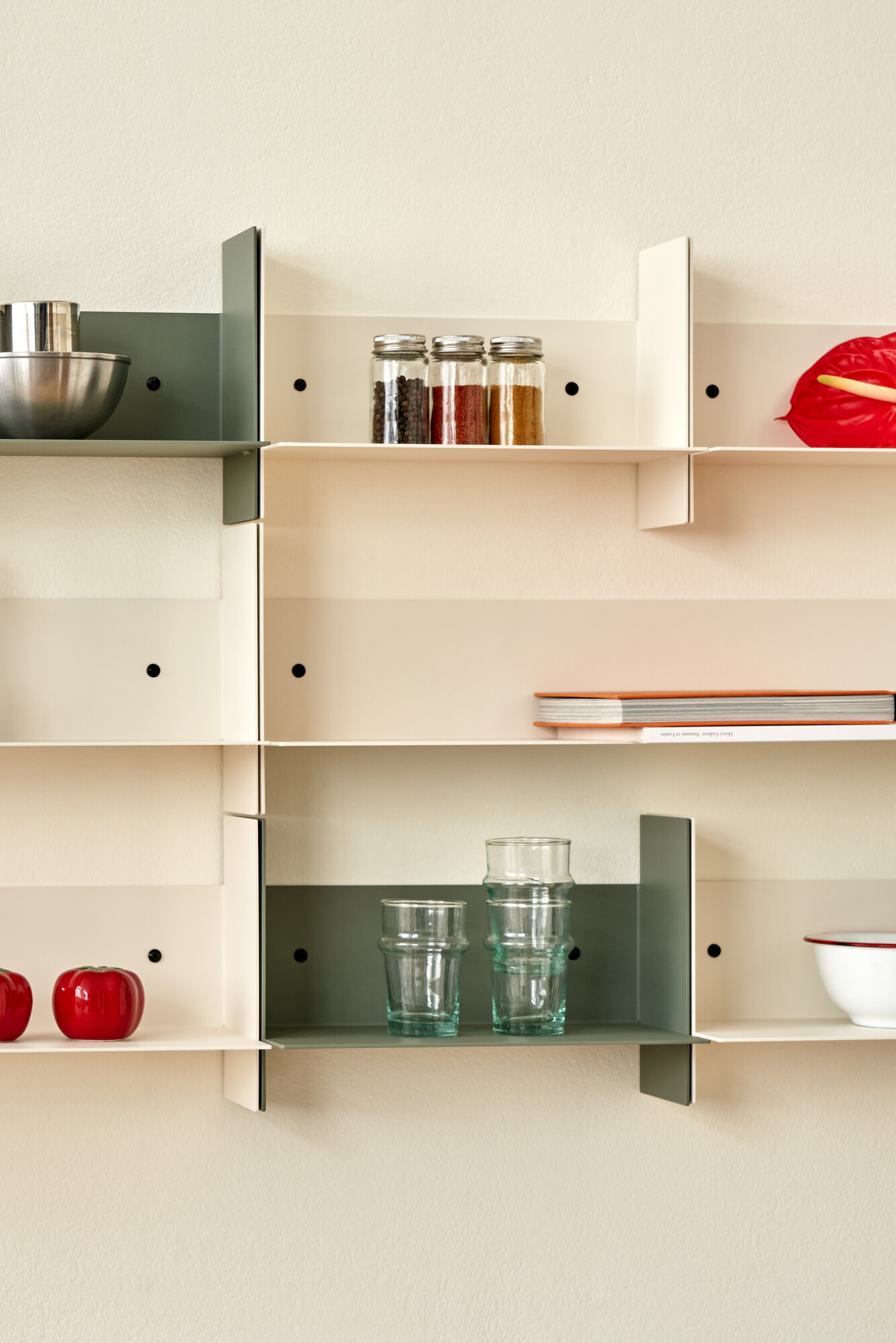 TIPTOE PLI shelf, 30 cm, cream white | Finnish Design Shop