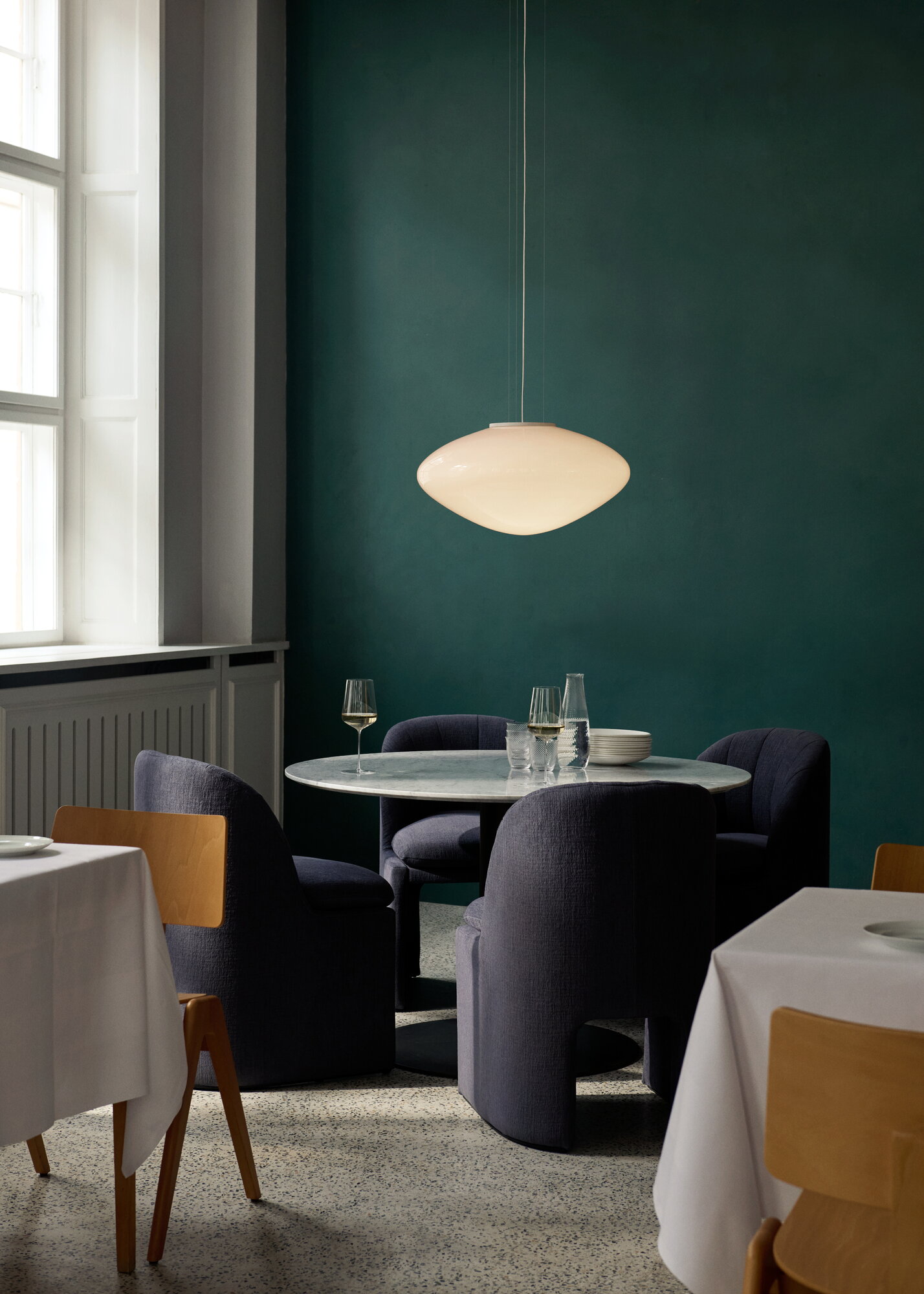 &Tradition Mist pendant lamp AP20, matt white - opal glass | Finnish ...