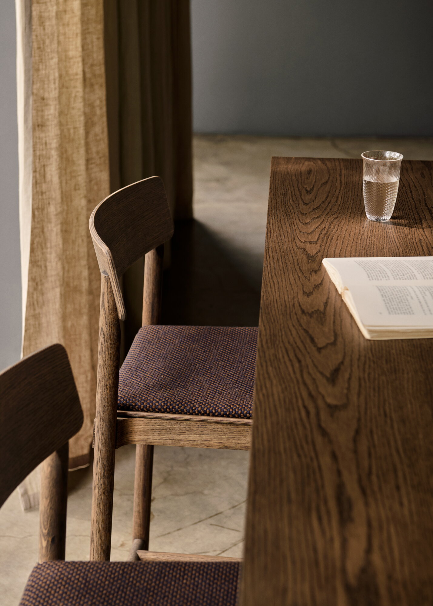 &Tradition In Between SK27 bar table, 190 x 50 cm, smoked oak | Finnish ...