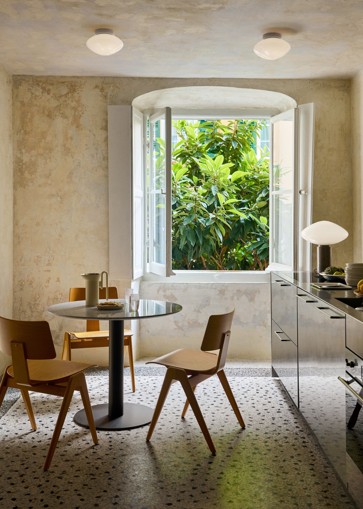 &Tradition Mist ceiling/wall lamp AP22, white - opal glass | Finnish ...