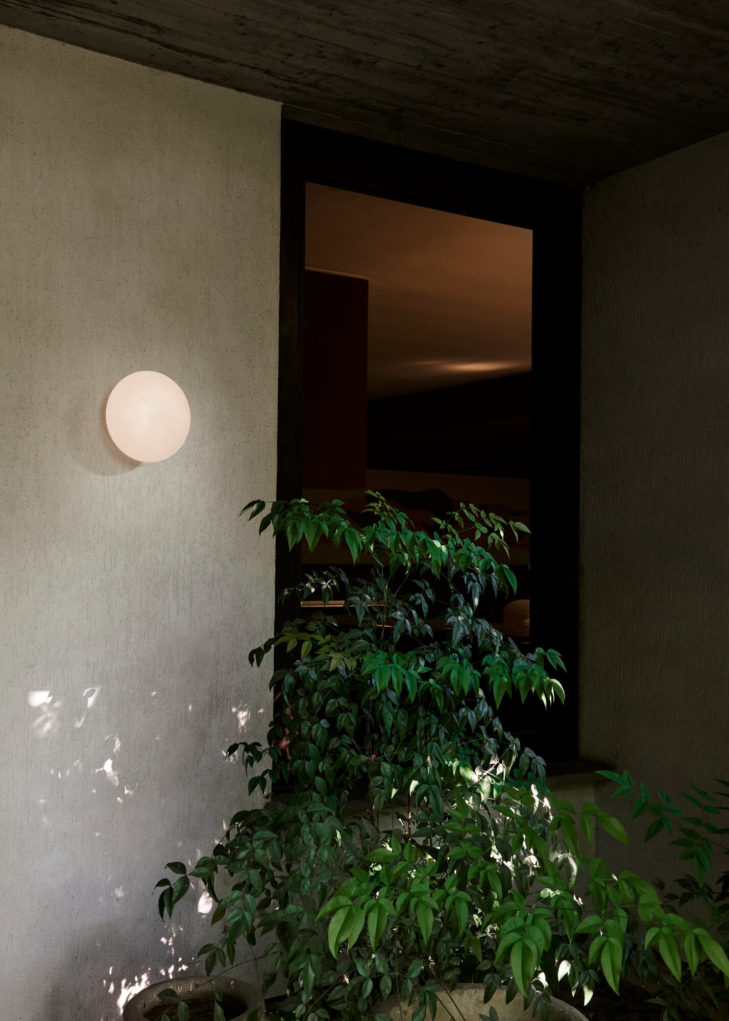 &Tradition Mist ceiling/wall lamp AP22, white - opal glass | Finnish ...