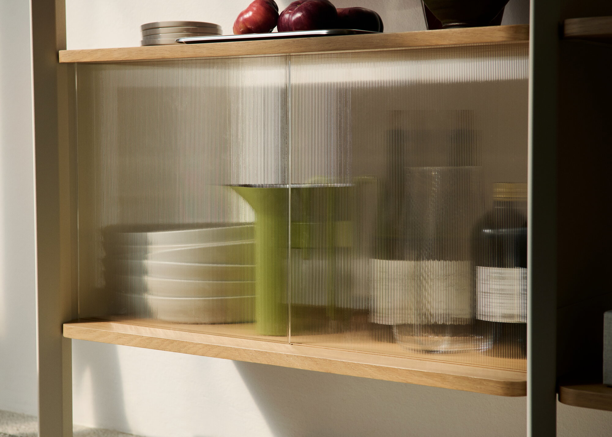 &Tradition Rombe shelf, Configuration E (IF3 & IF6), alabaster - oak ...