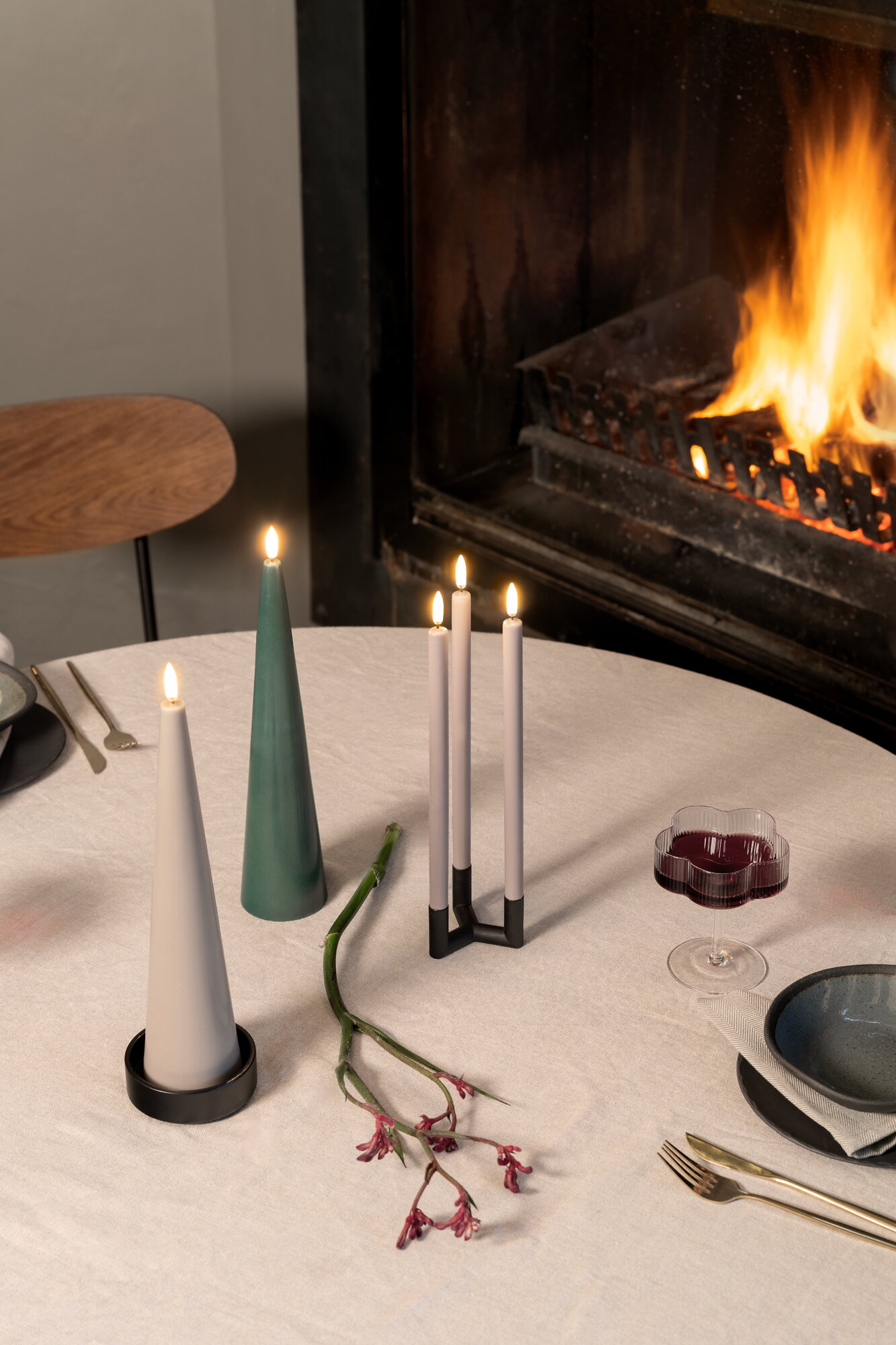 Uyuni Lighting Light LED pöytäkynttilänjalka, mattamusta | Finnish ...