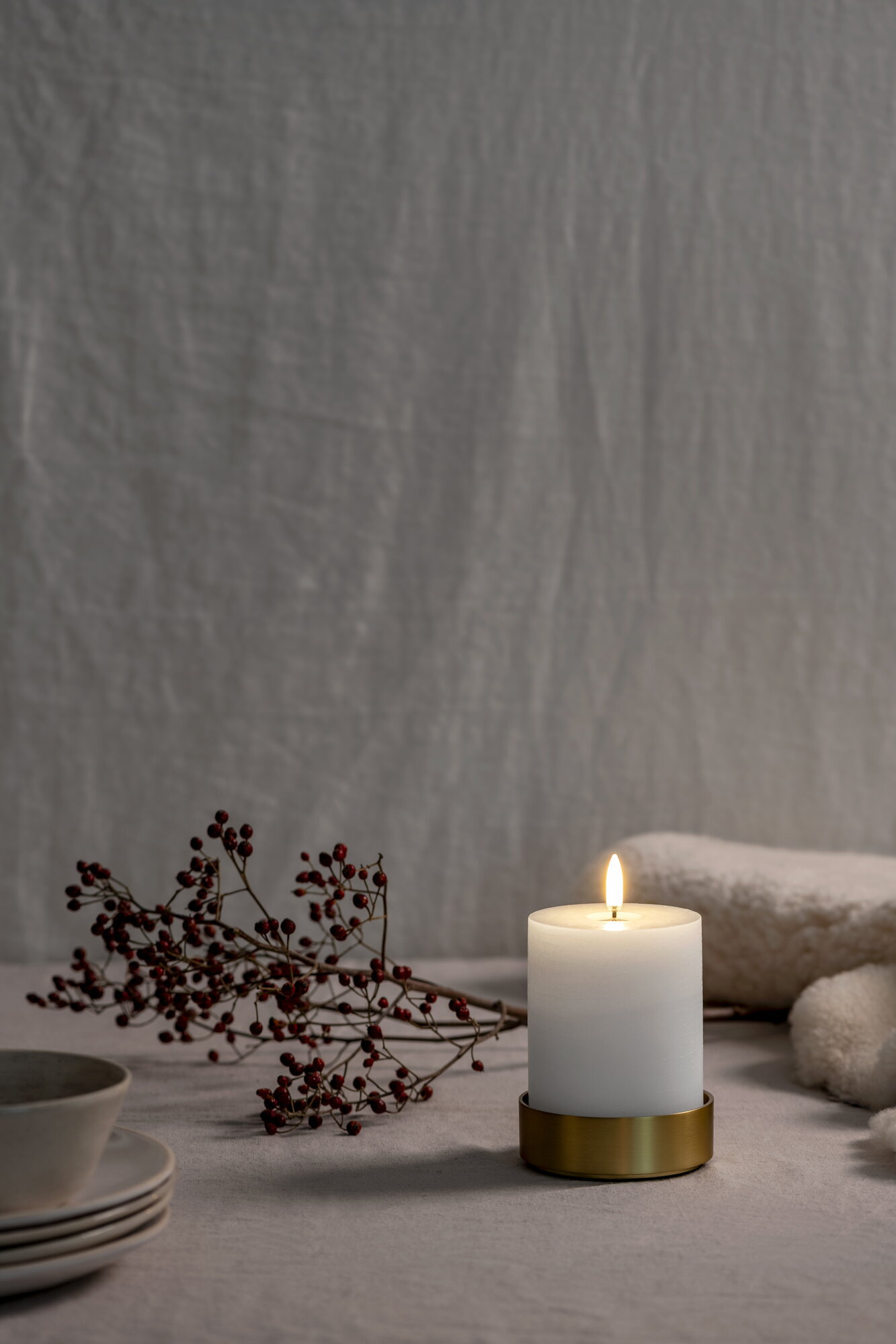 Uyuni Lighting Light candleholder for LED pillar candles, matte brass ...