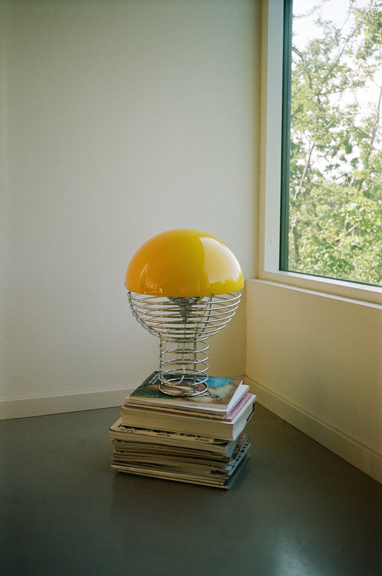 Verpan Wire table lamp, 30 cm, chrome - yellow | Finnish Design Shop