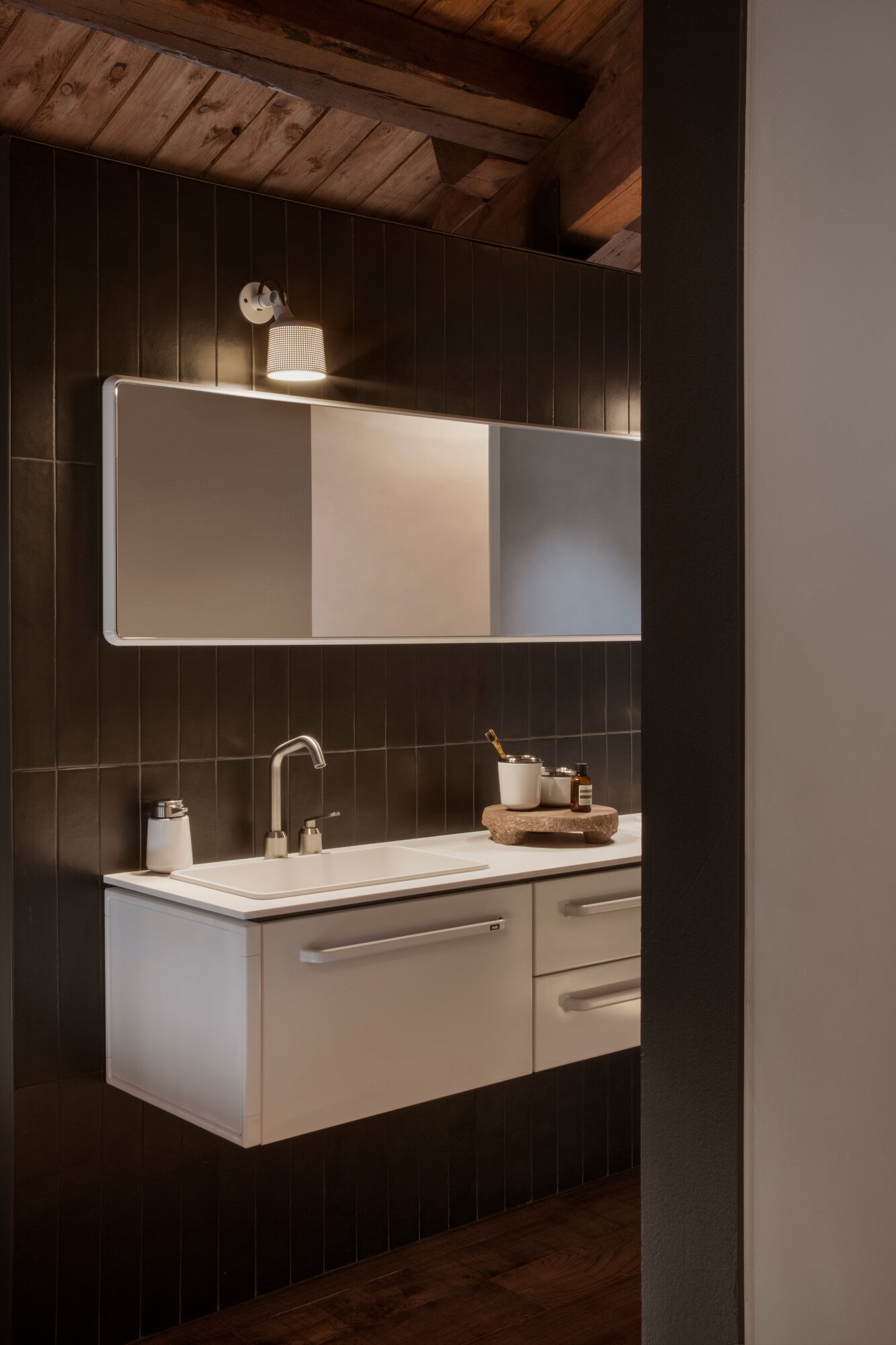 VIPP9 soap dispenser, white | Finnish Design Shop CH