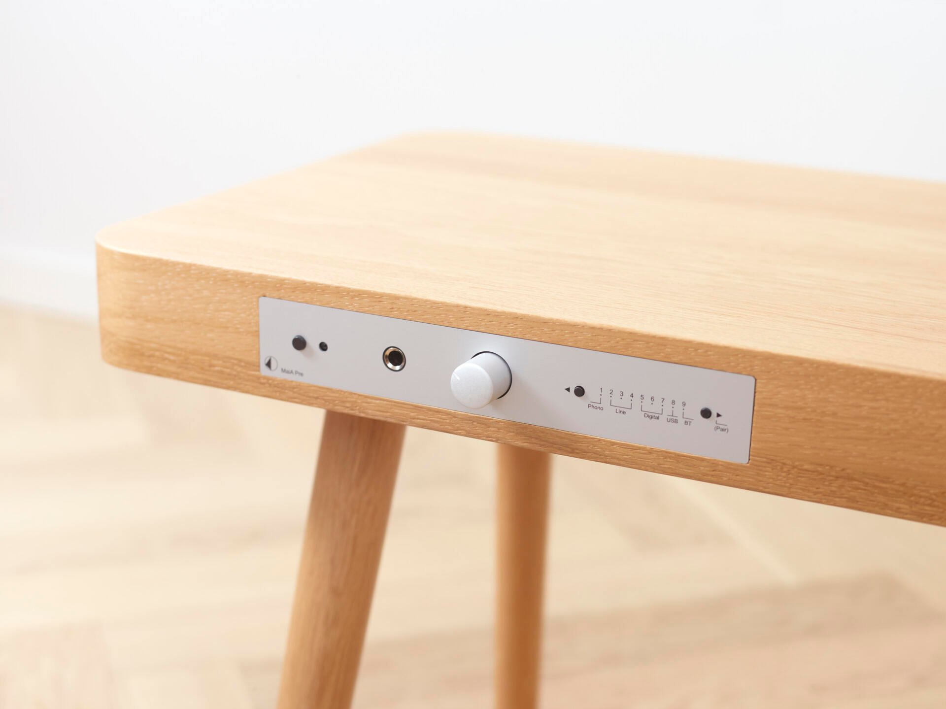 Wooden Turntable record player, oak | Finnish Design Shop