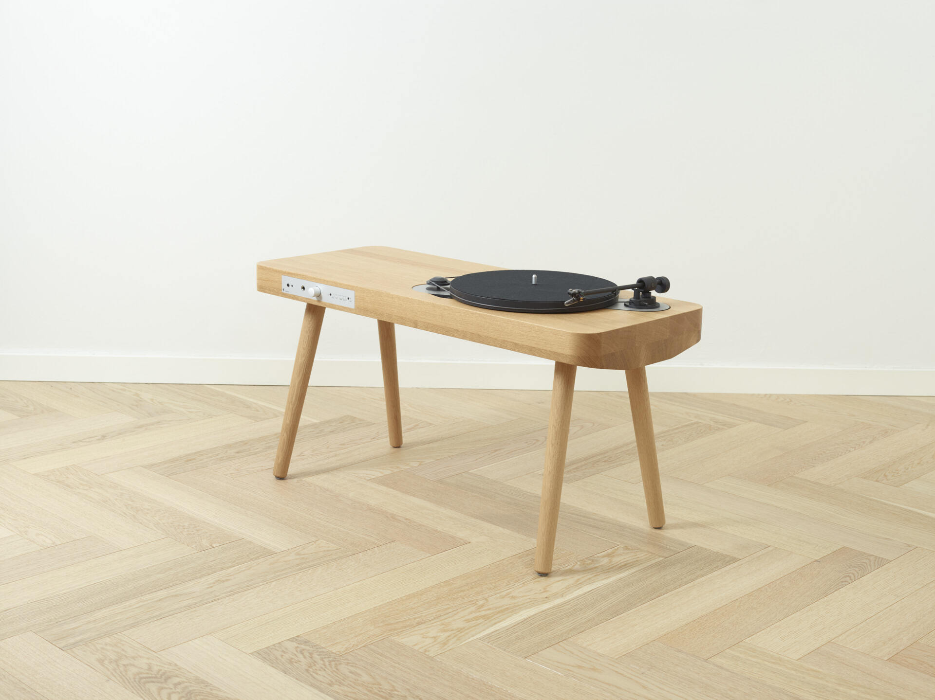 Wooden Turntable record player, oak | Finnish Design Shop