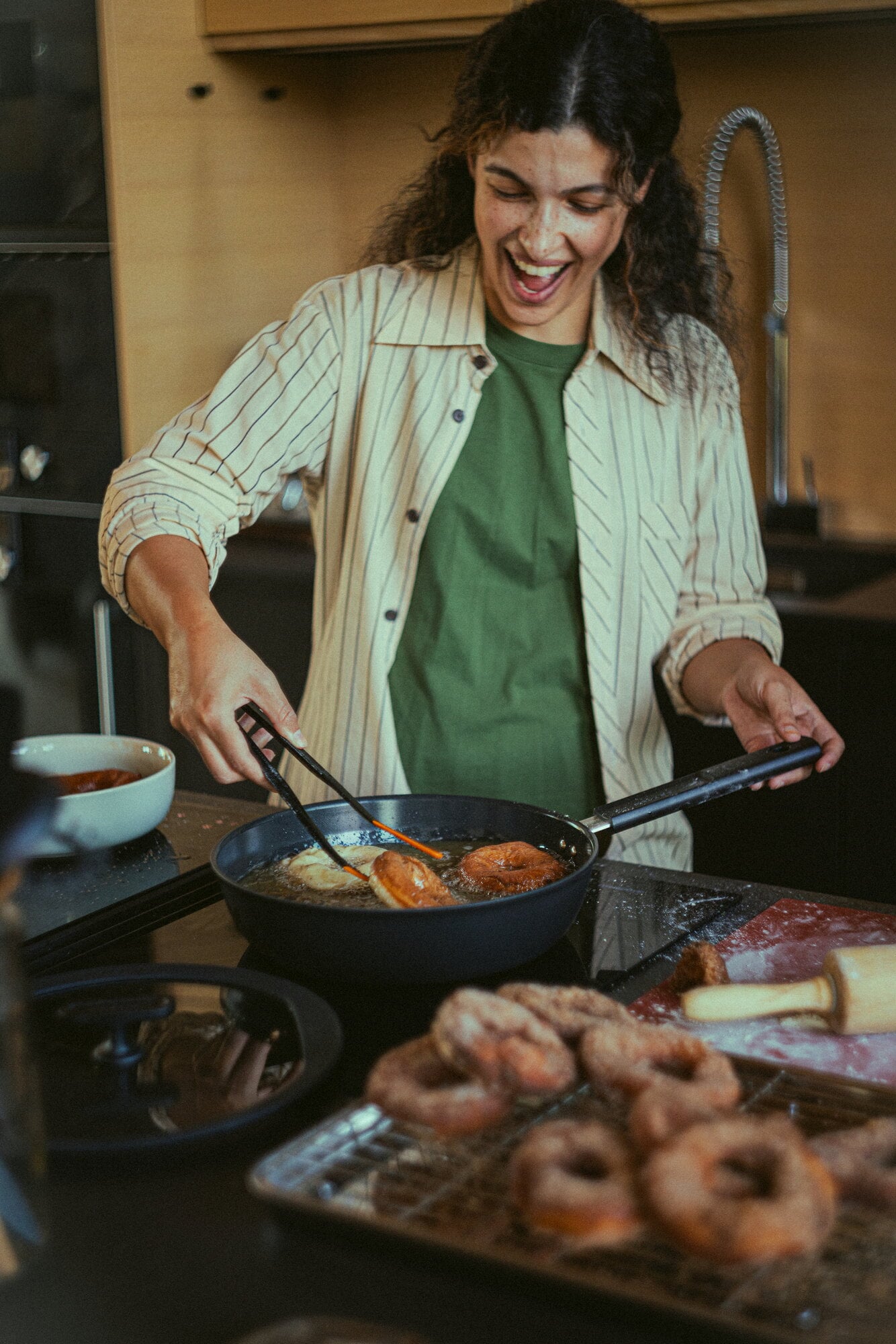 Fiskars Hard Face sauté pan, 28 cm, with lid | Finnish Design Shop