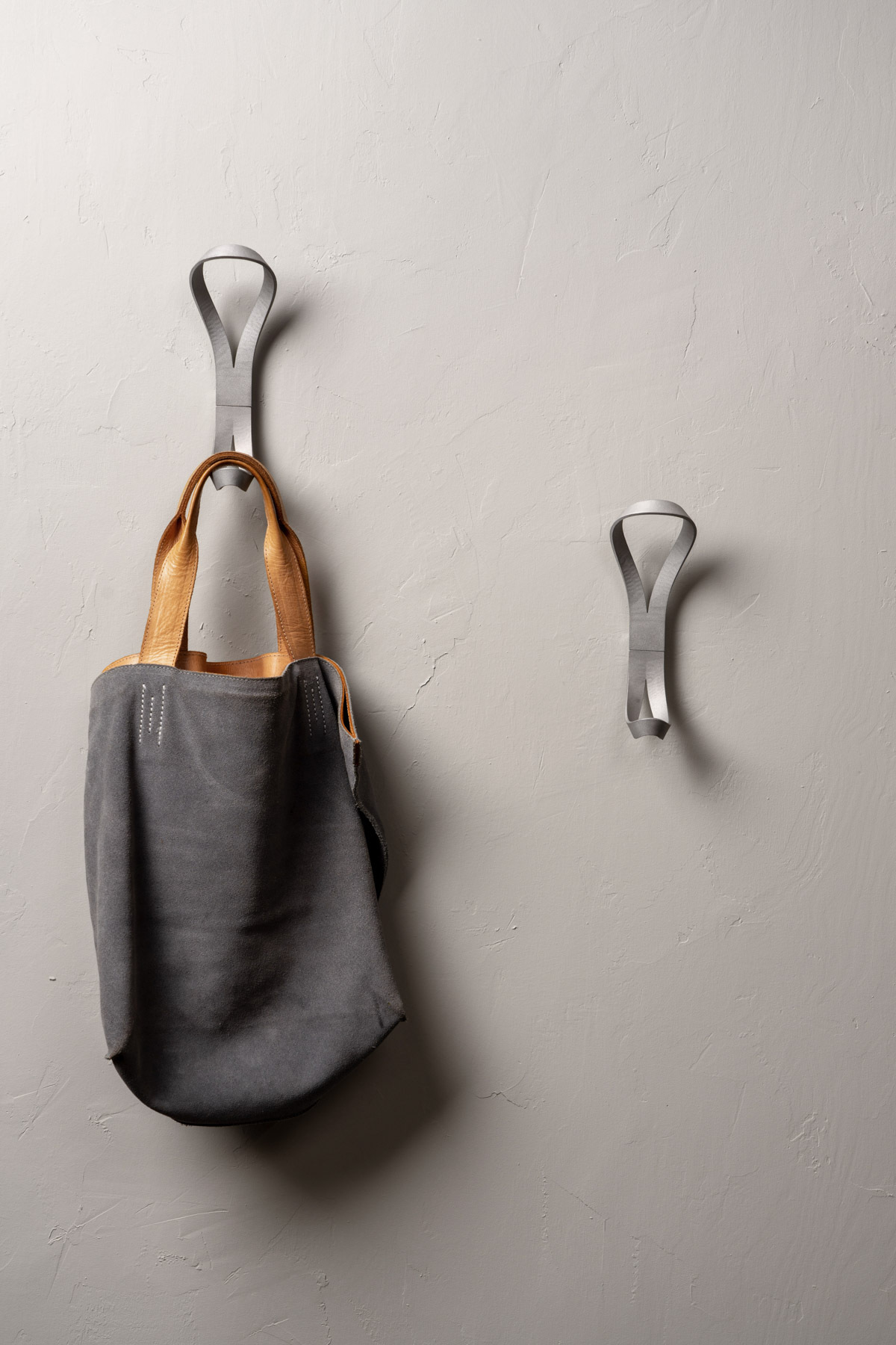 Essem Design Endless hook, aluminium | Finnish Design Shop