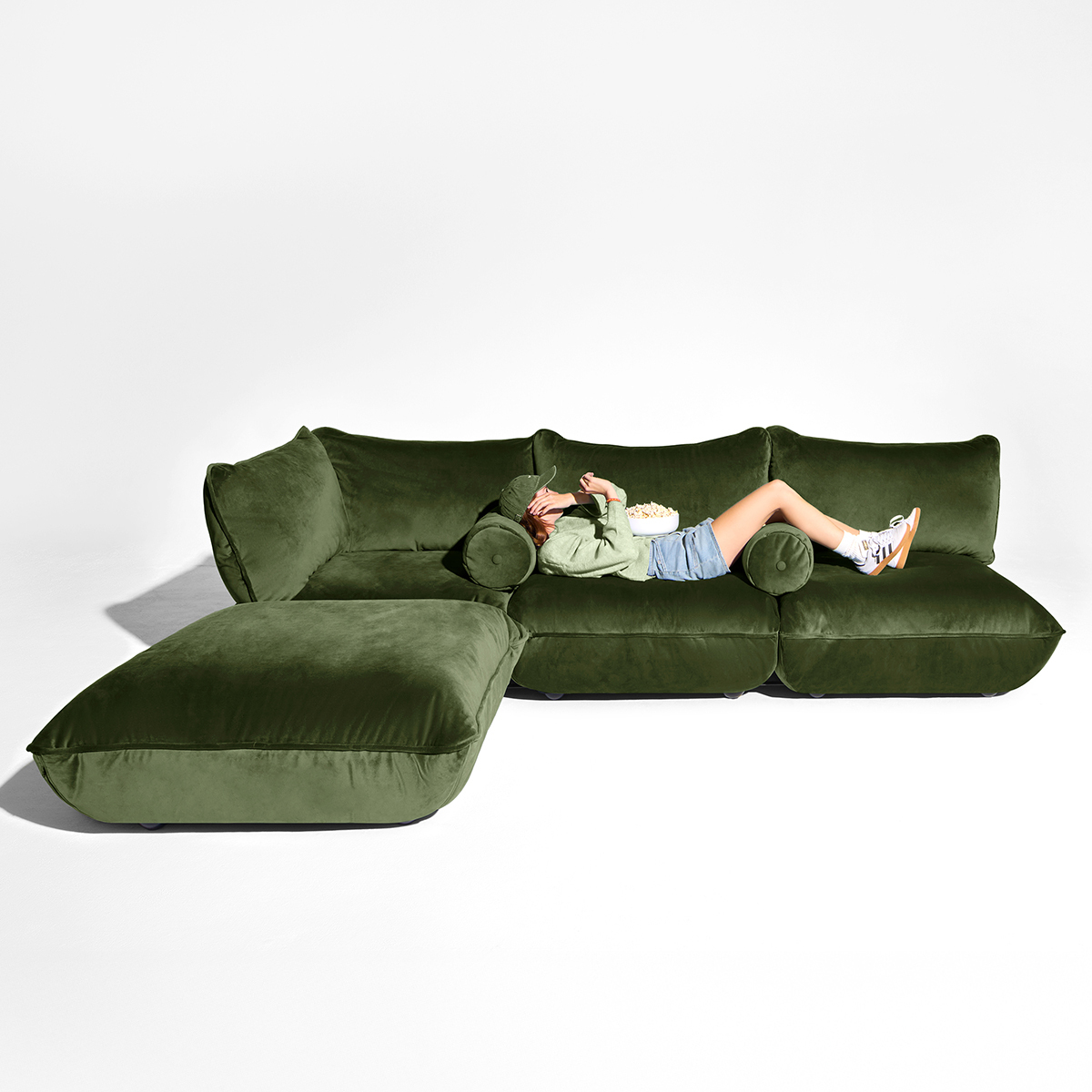 Fatboy Puff Rolster Recycled pillow, velvet deep green | Finnish Design ...