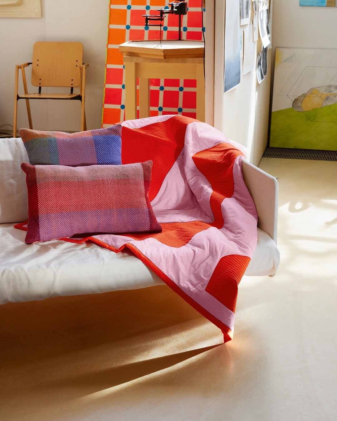 Finarte Maininki bedspread, pink - red | Finnish Design Shop