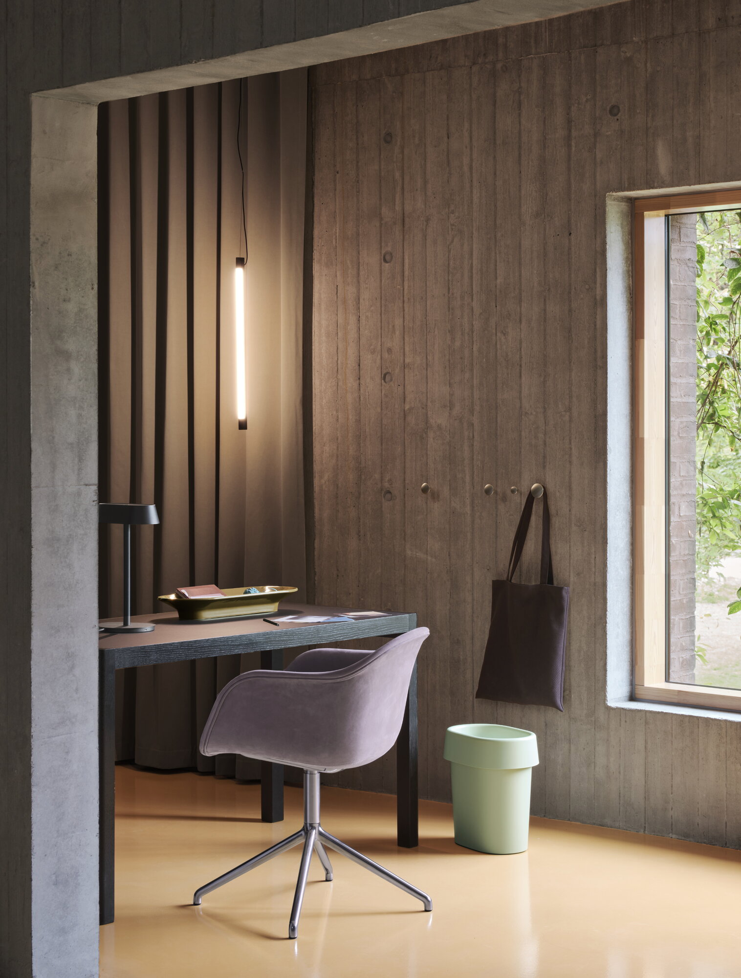 Muuto Reduce paper bin, light green | Finnish Design Shop