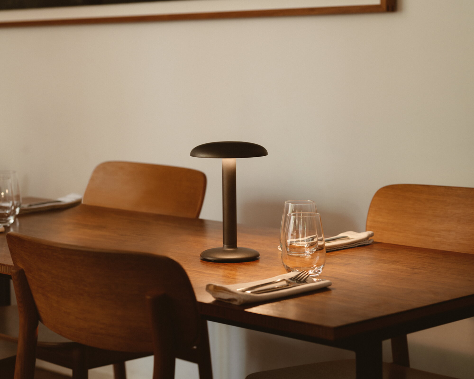 Flos Gustave table lamp, matte anthracite | Finnish Design Shop