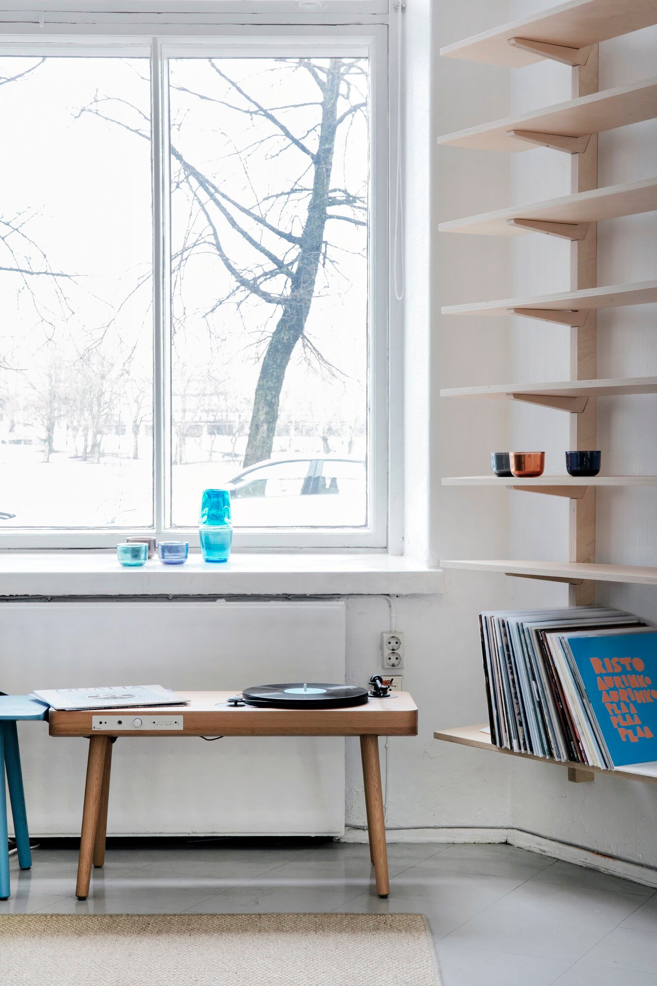 Wooden Turntable record player, oak | Finnish Design Shop
