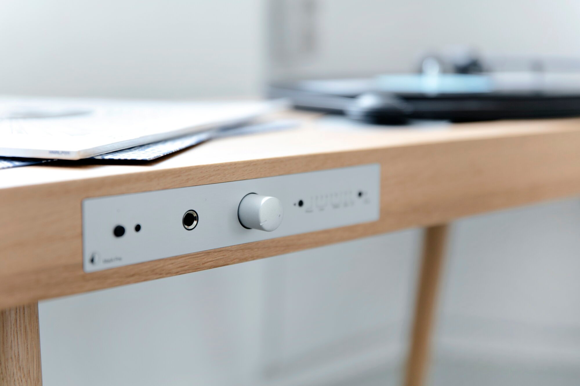 Wooden Turntable record player, oak | Finnish Design Shop