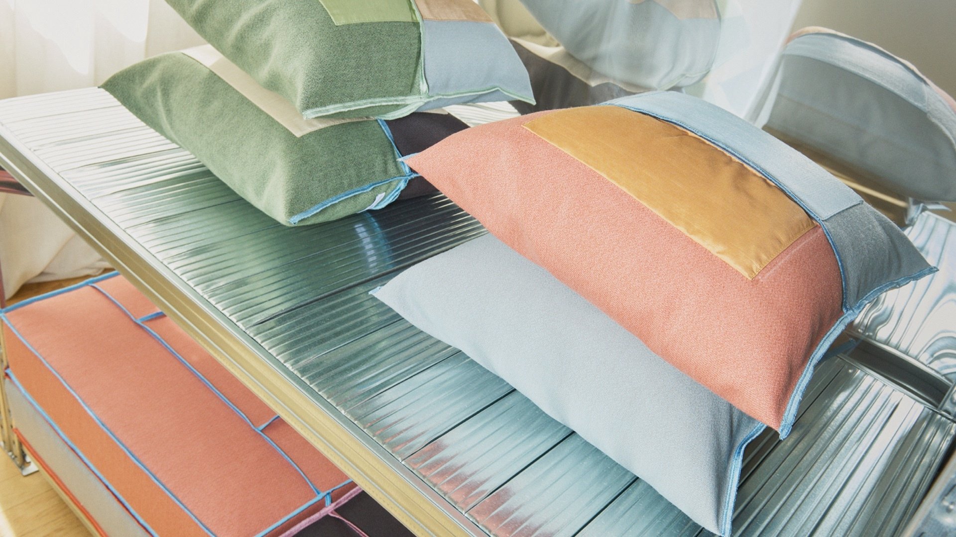 Juslin Maunula Tyyny, 40 x 40 cm, Opaliitti | Finnish Design Shop